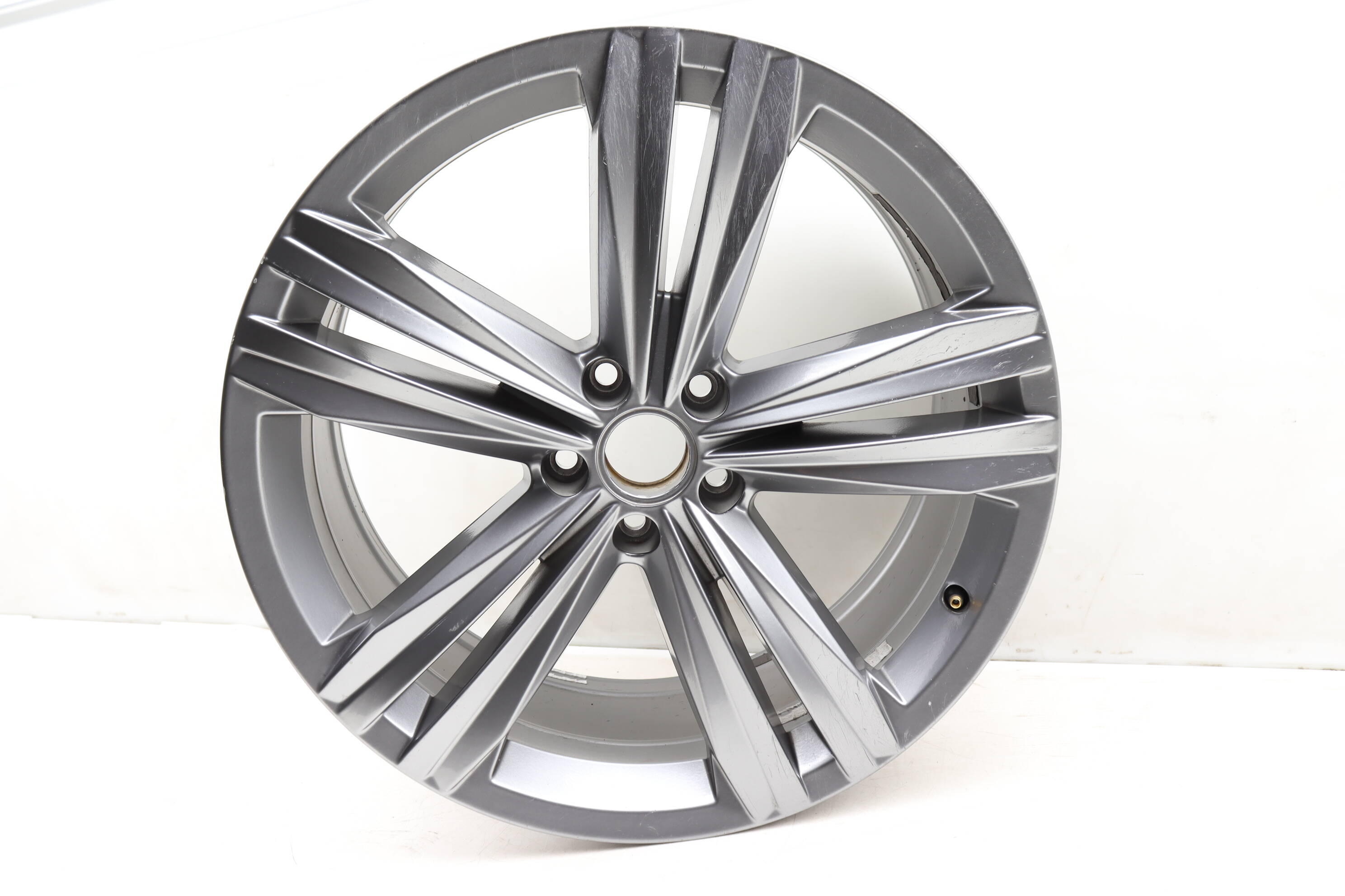 20" INCH ALLOY RIM / WHEEL (10-SPOKE) - VW ATLAS - 3QF601025E