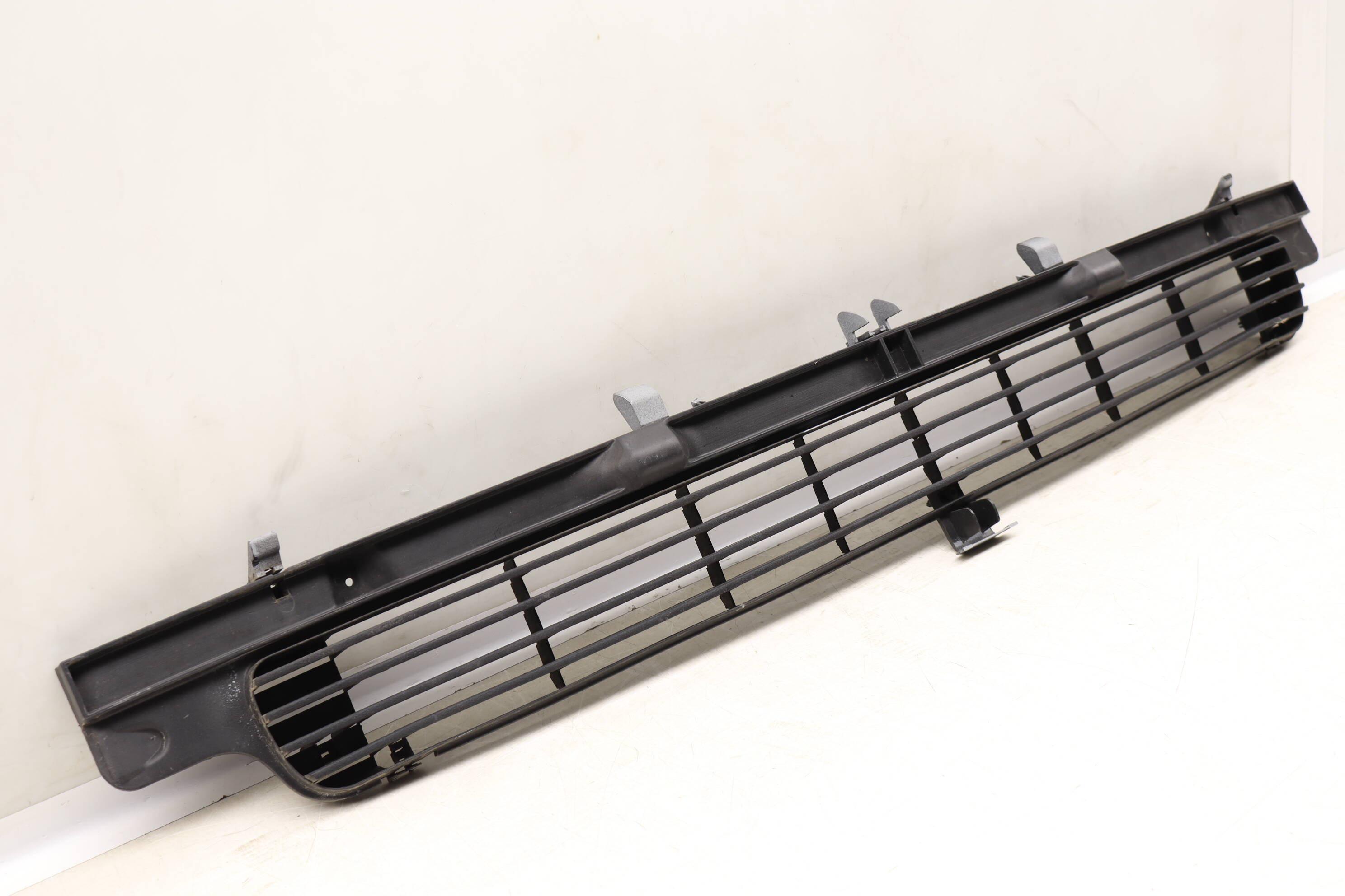 VW Front Lower Bumper Center Grille (EuroVan) 7D0853654