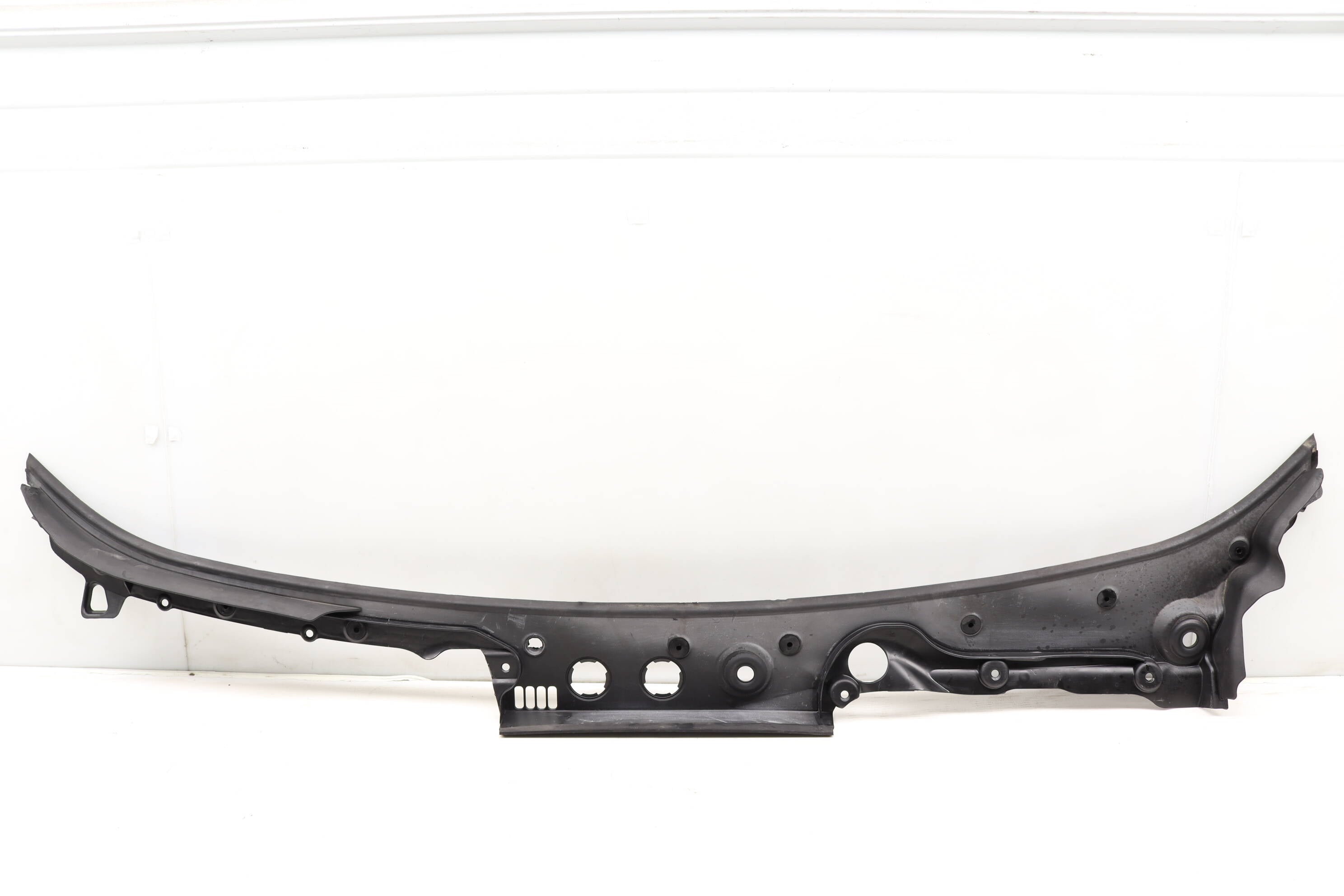WINDSHIELD COWL / RAIN TRAY - BMW 528I XDRIVE 535D XDRIVE 535I XDRIVE