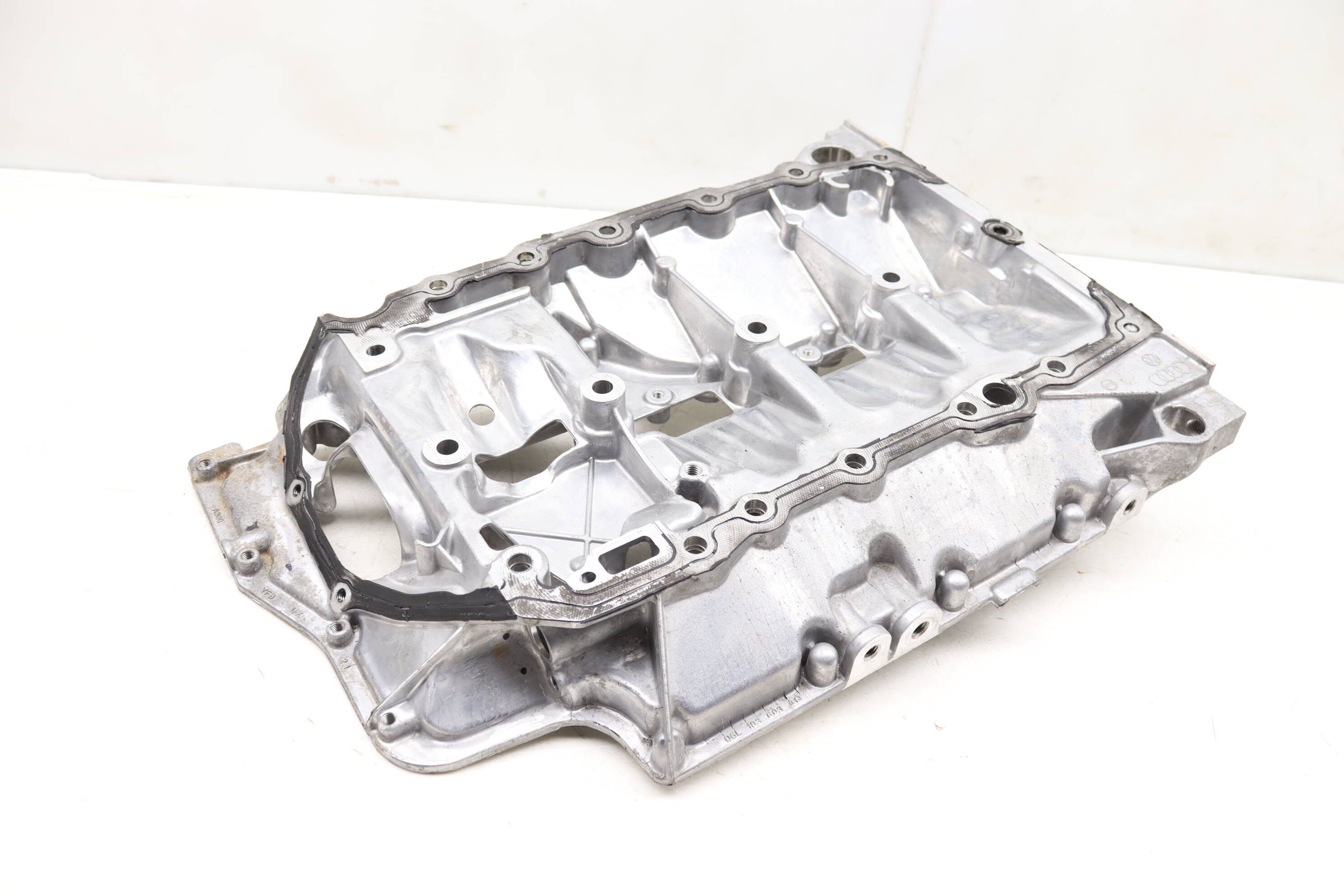 Audi Upper Engine Oil Pan / Sump (Q5) 06L103603AG