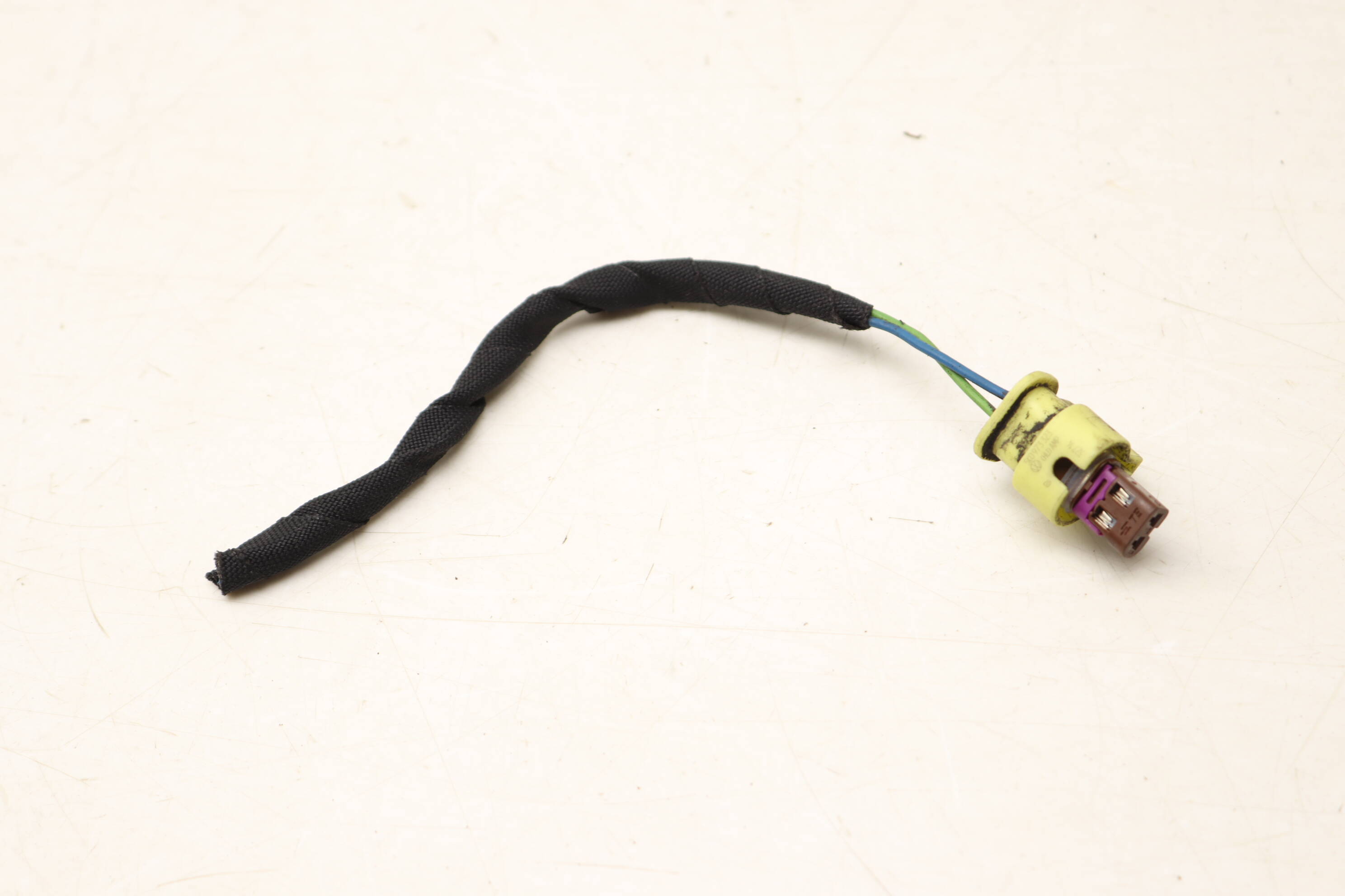 VW 2-Pin Wiring Harness Connector / Pigtail 5K0973323