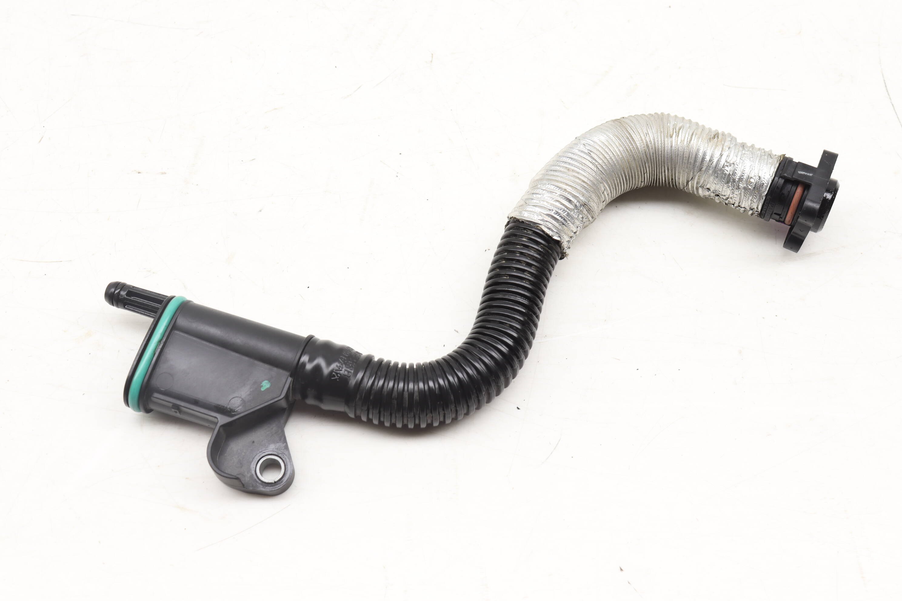 Audi Pcv Breather Hose / Line 06H103226A