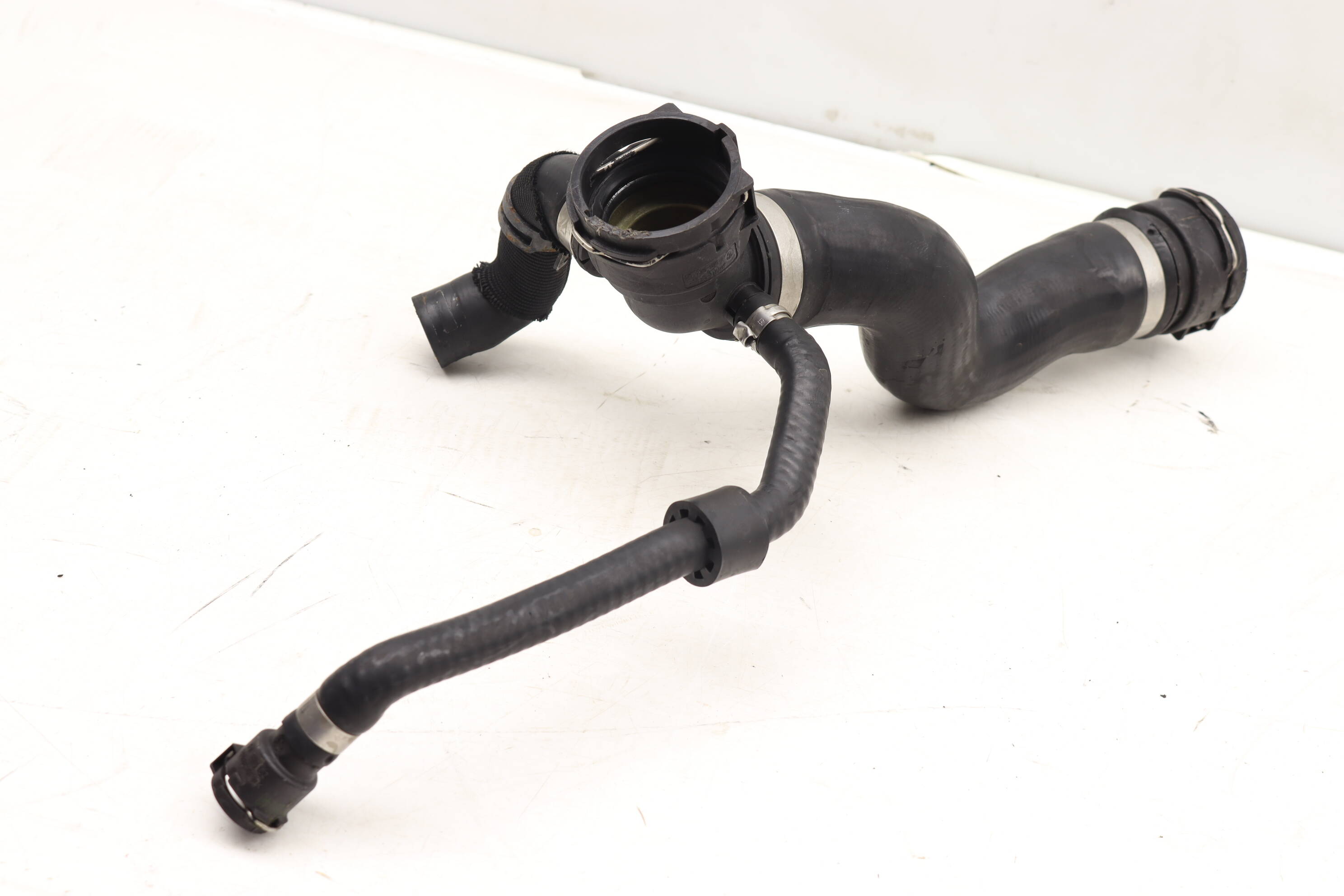 UPPER RADIATOR COOLANT HOSE / LINE - BMW 535I GT XDRIVE 740I - 7580957