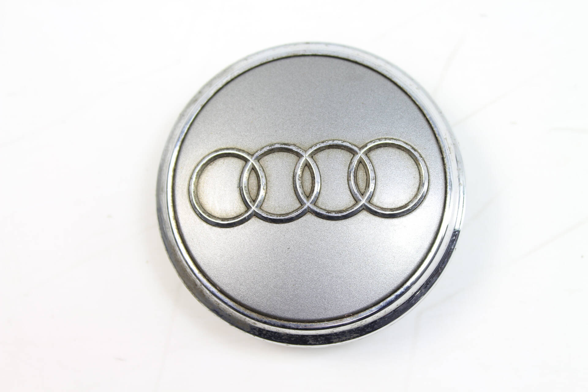 Audi Wheel / Rim Center Cap (Q7) 4L0601170
