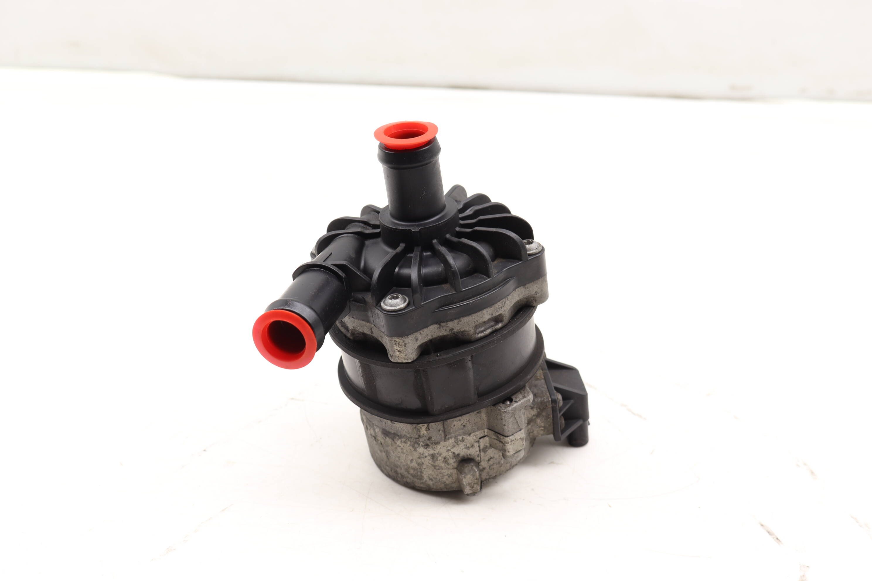 Audi Coolant / Water Pump (A5 Quattro, Q7, S5, S4, A5) 8K0965567