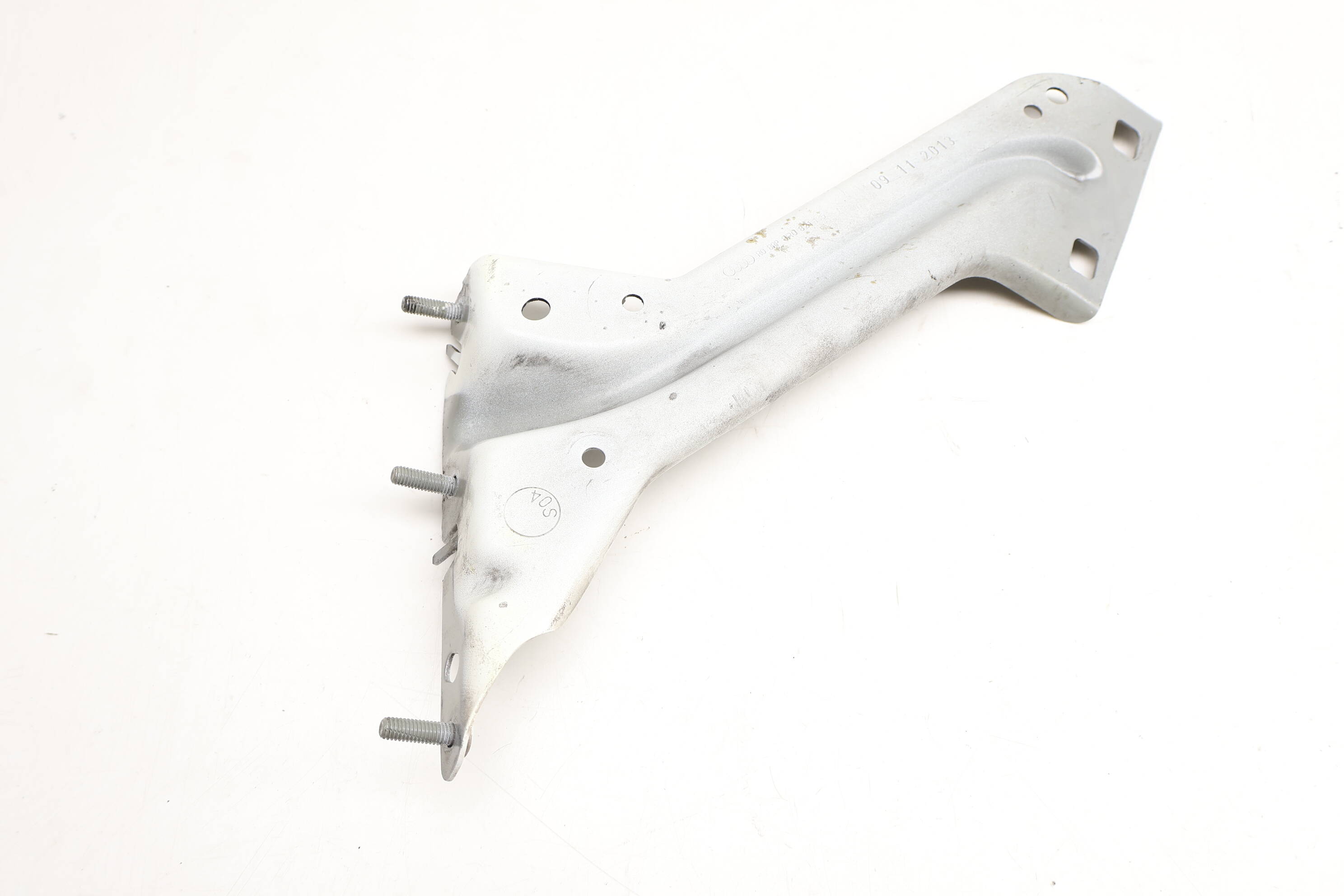 Audi Front Left Fender Support Bracket (Q5, SQ5) 8R0821135