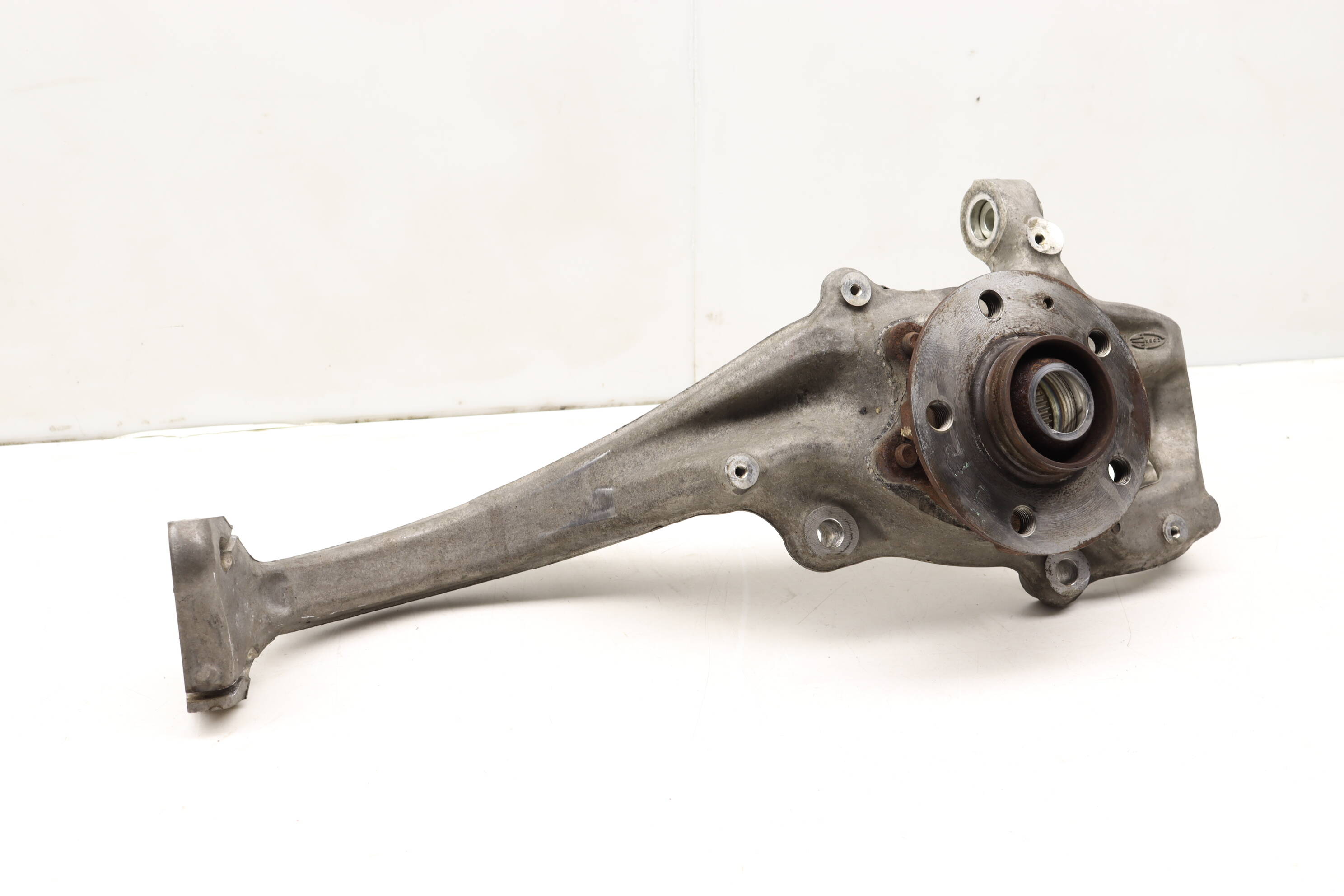 FRONT RIGHT - SPINDLE KNUCKLE W/ WHEEL BEARING - AUDI A4 ALLROAD A5 A6