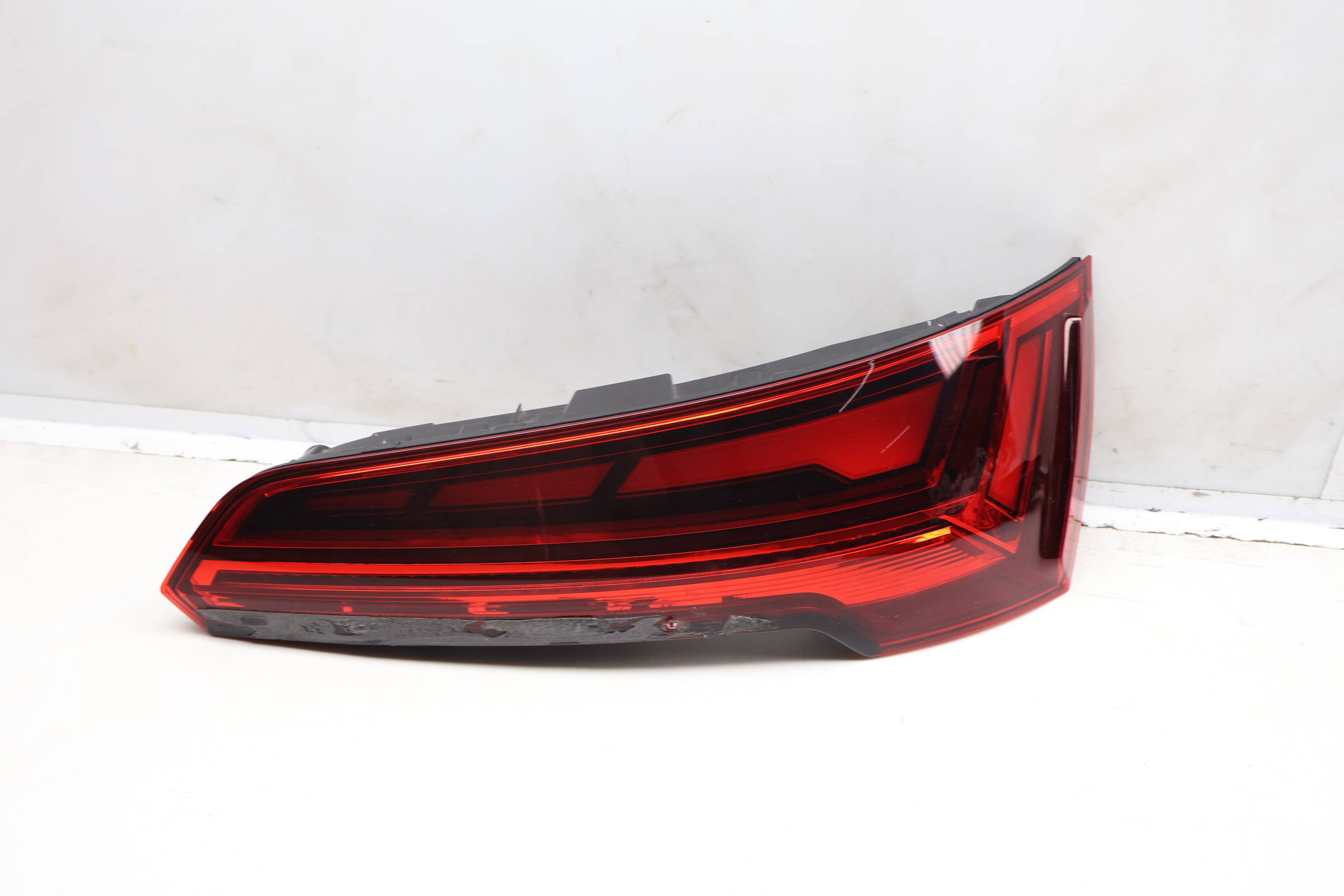 Audi Right Led Tail Light / Lamp (Q5, SQ5) 80A945076C