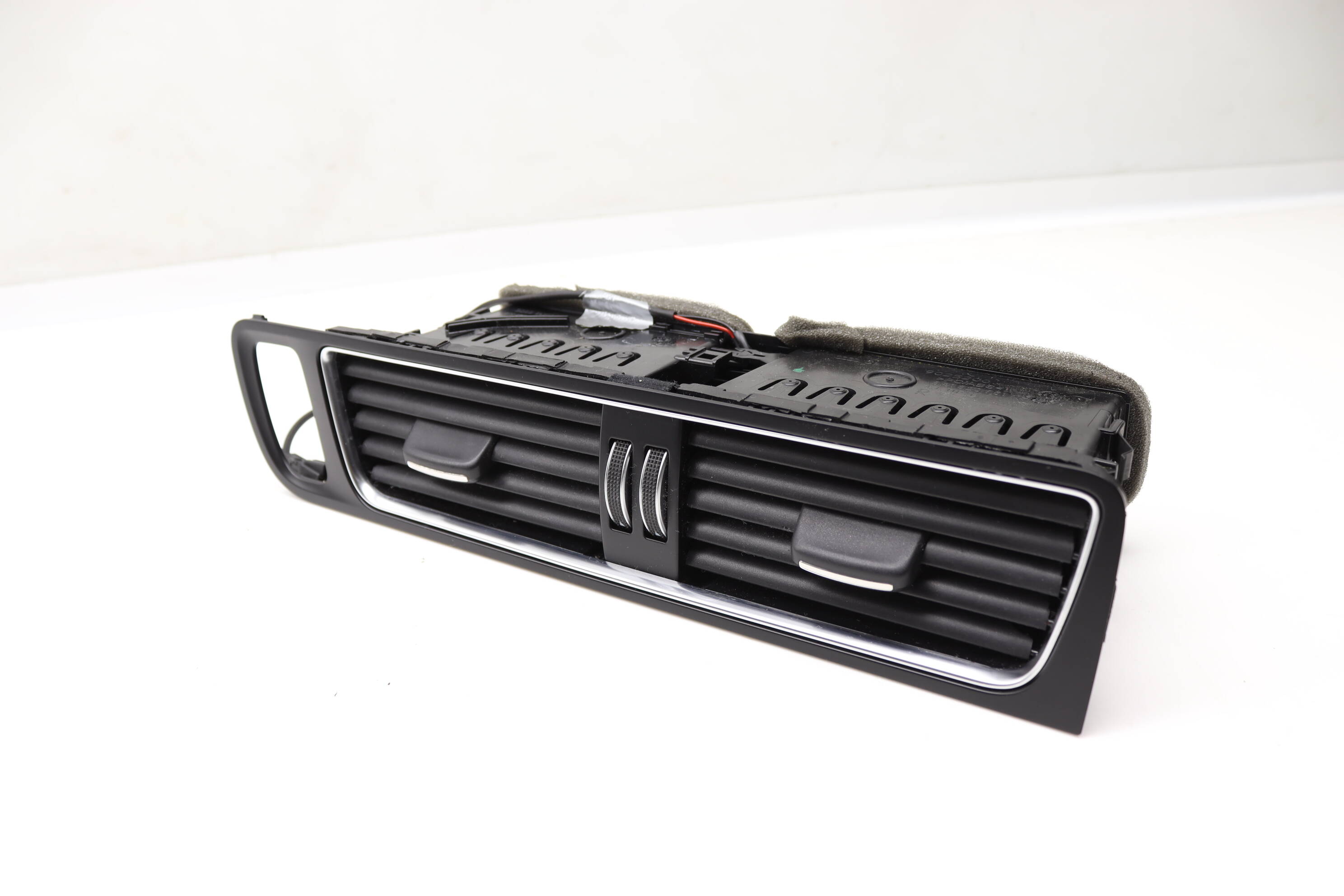 Audi Center Dash Air Vent (SQ5, Q5) 8R1820951L