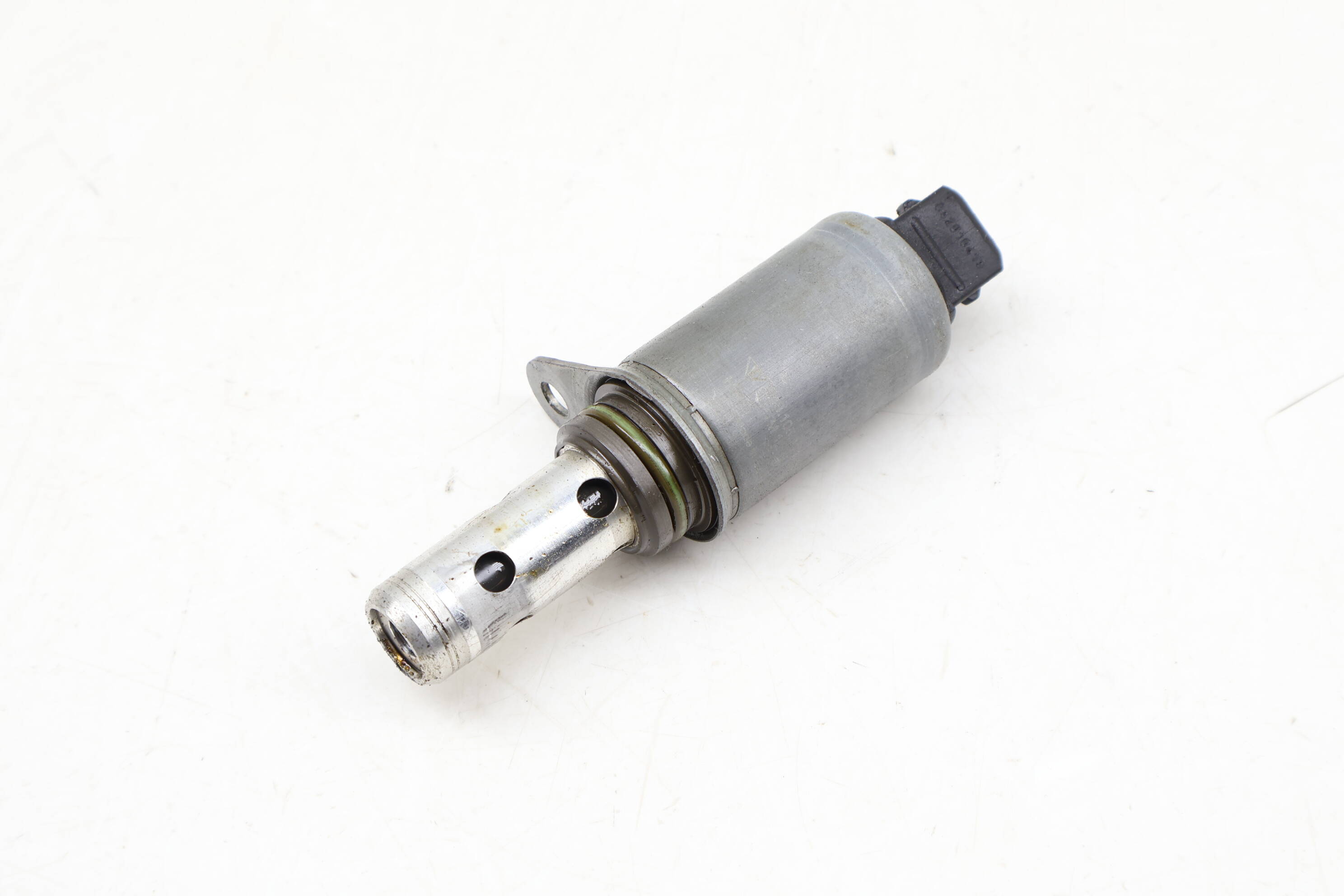 Porsche Cam / Camshaft Timing Solenoid (Cayenne) 94810530305