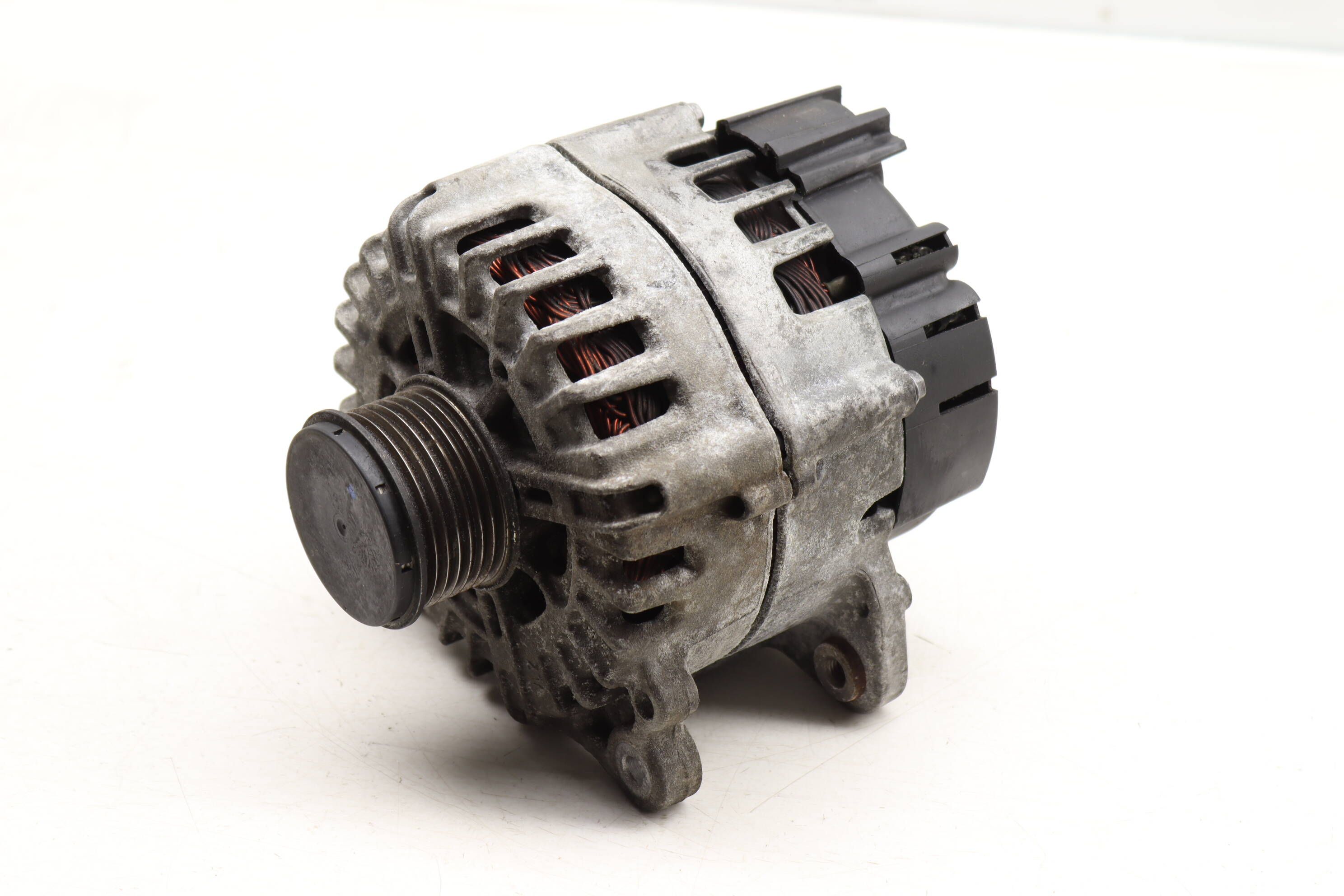 VW Alternator (220 Amp) (Touareg) 03H903023D