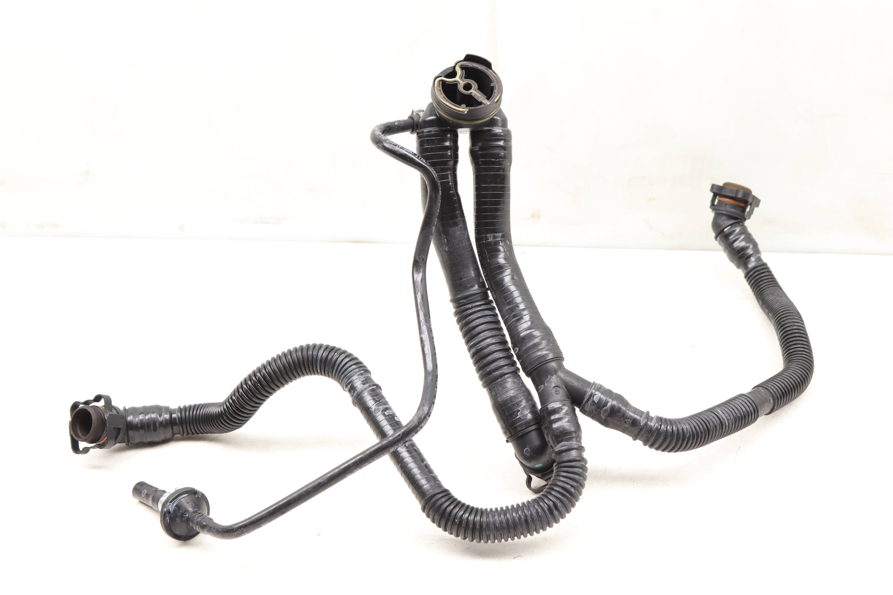 Audi Pcv / Crankcase Breather Hose / Line 06E103217H