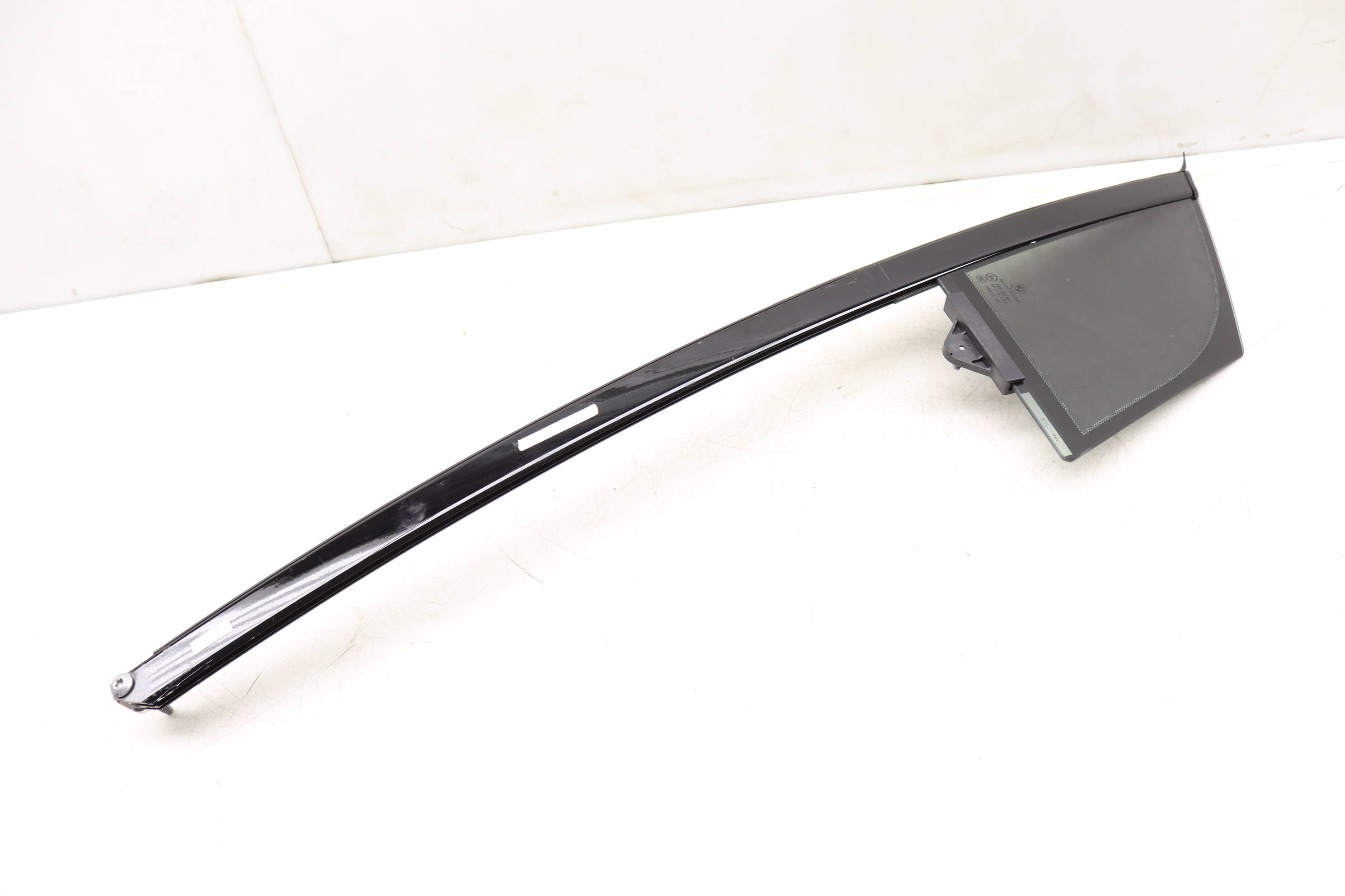 BMW Front Right Side Window Glass (i3, i3s) 51357289042