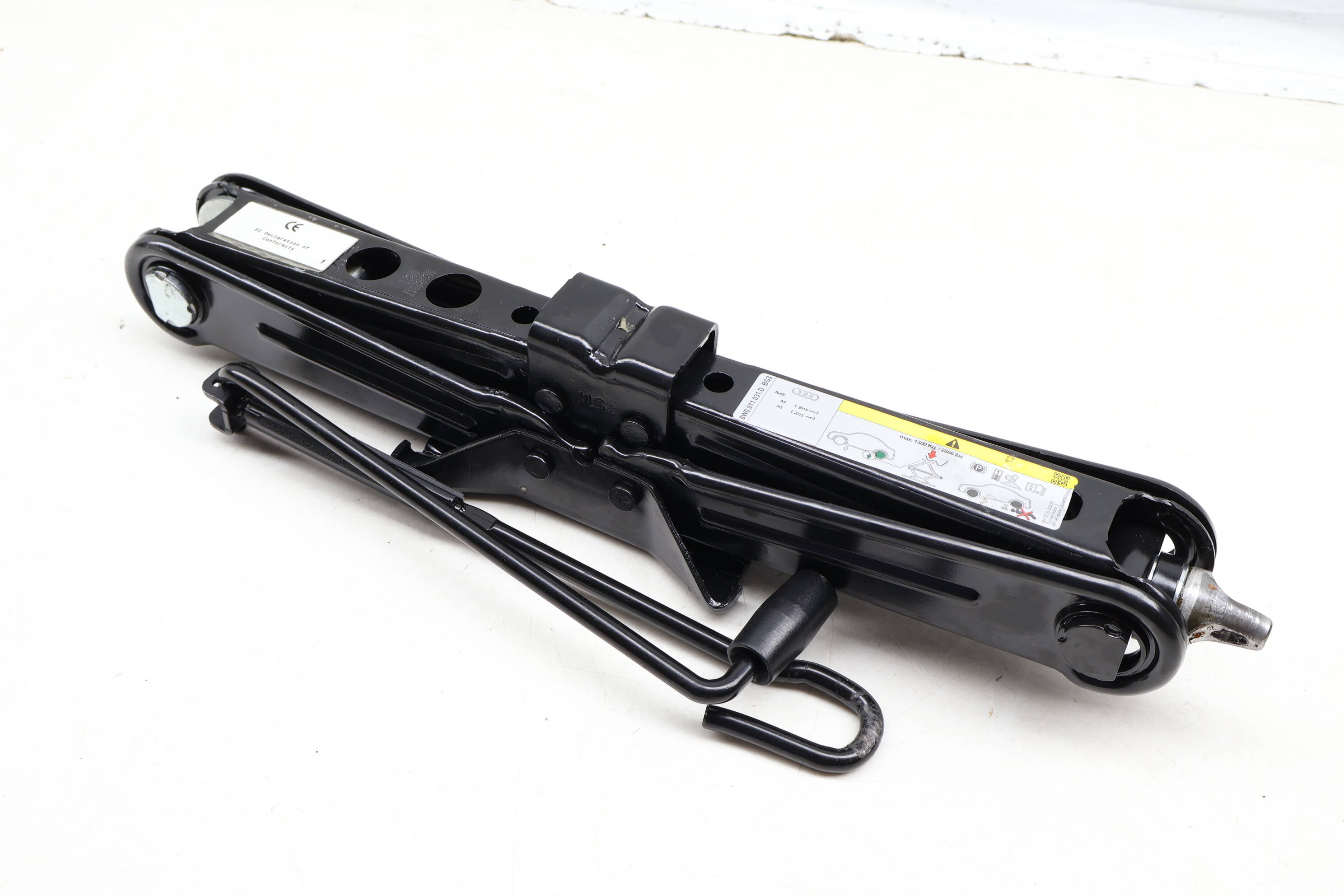 Audi Jack (S4, A4, A5 Sportback, A5, A5 Quattro) 8W0011031D