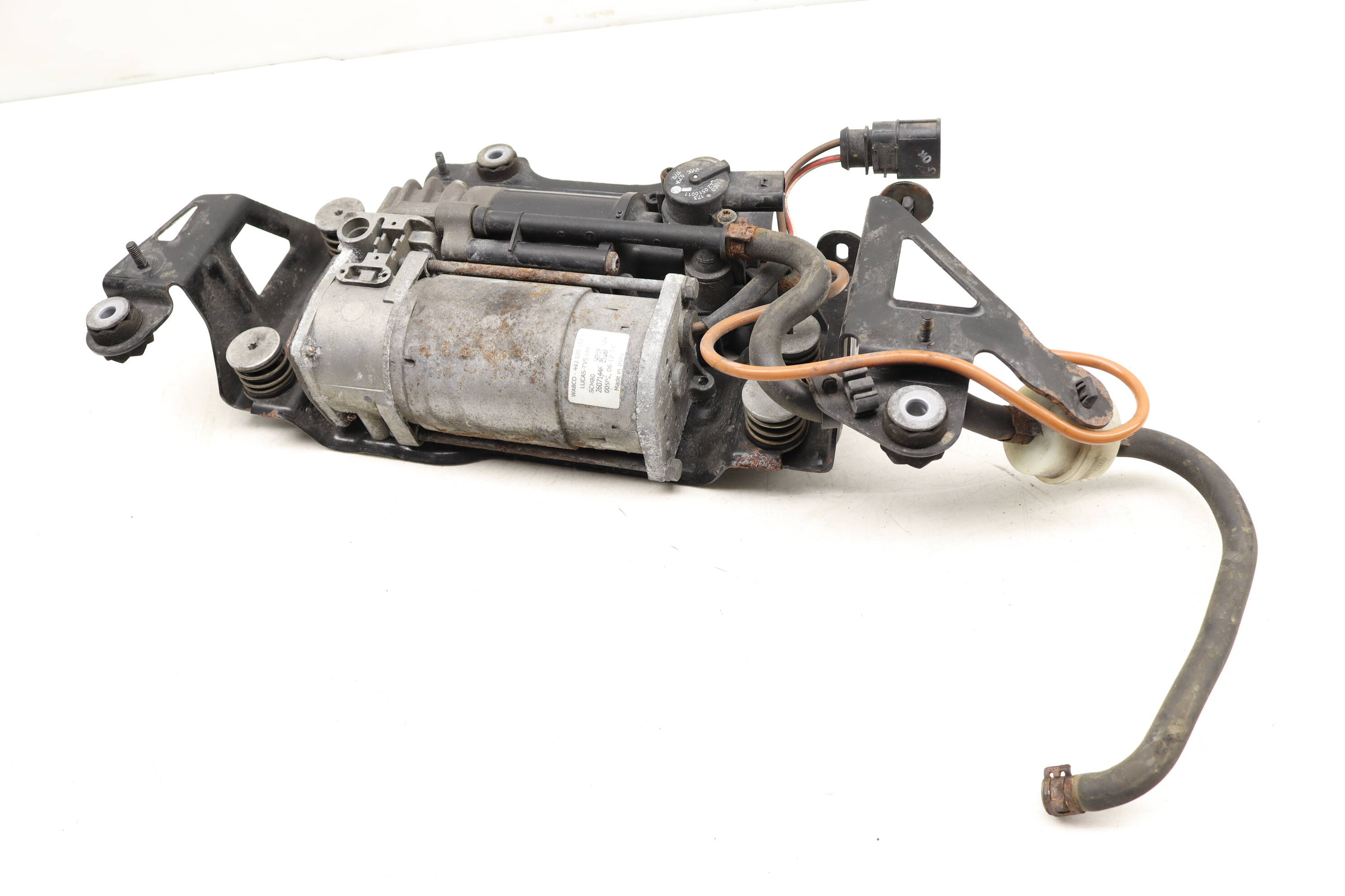 Audi Air Suspension Compressor / Pump (A8 Quattro, S8) 4H0616005C