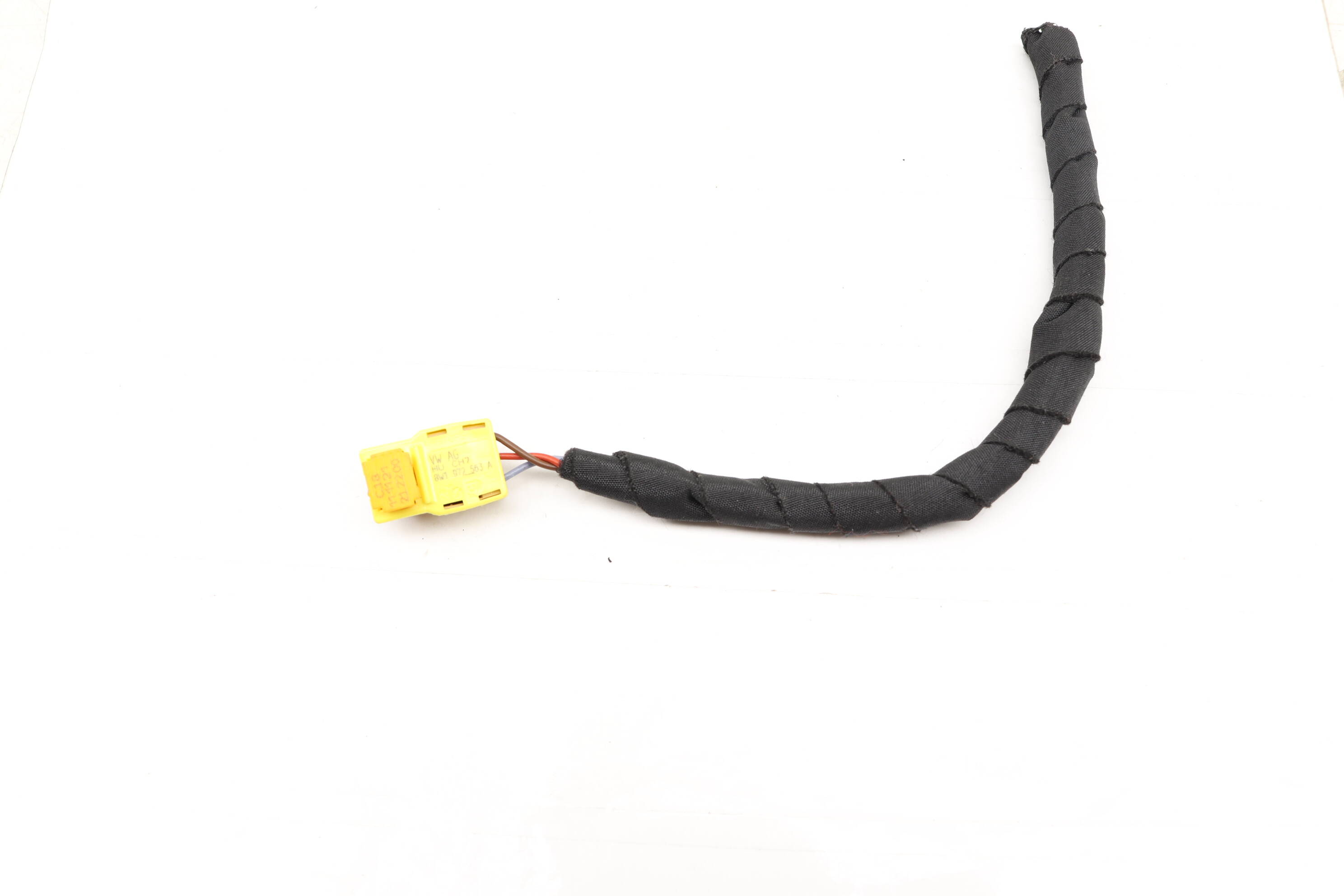 VW 3-Pin Wiring Connector / Pigtail 8W1972563A