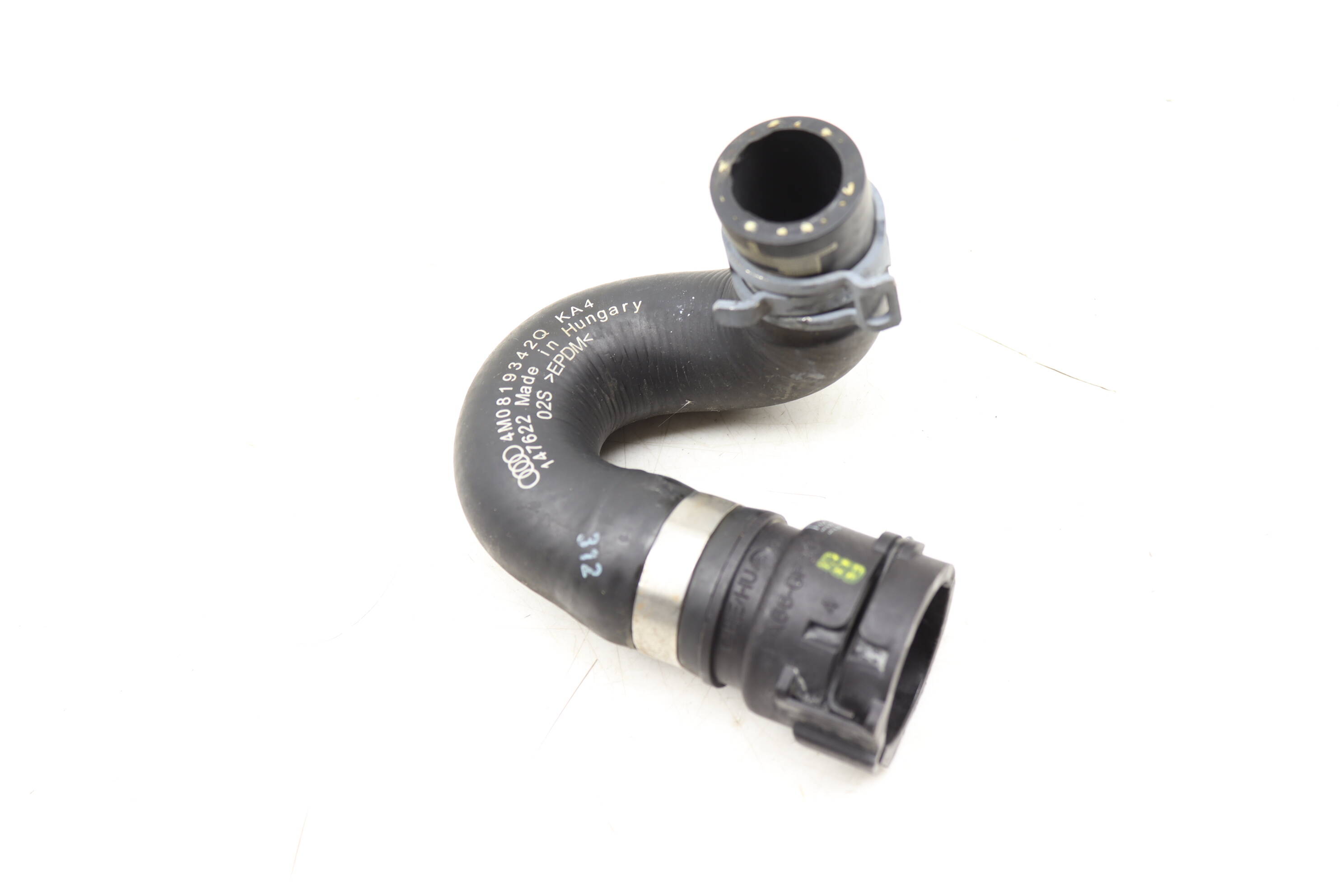 ENGINE OIL COOLER / COOLANT HOSE - AUDI A4 A5 A6 A7 A8 - 06E121082R