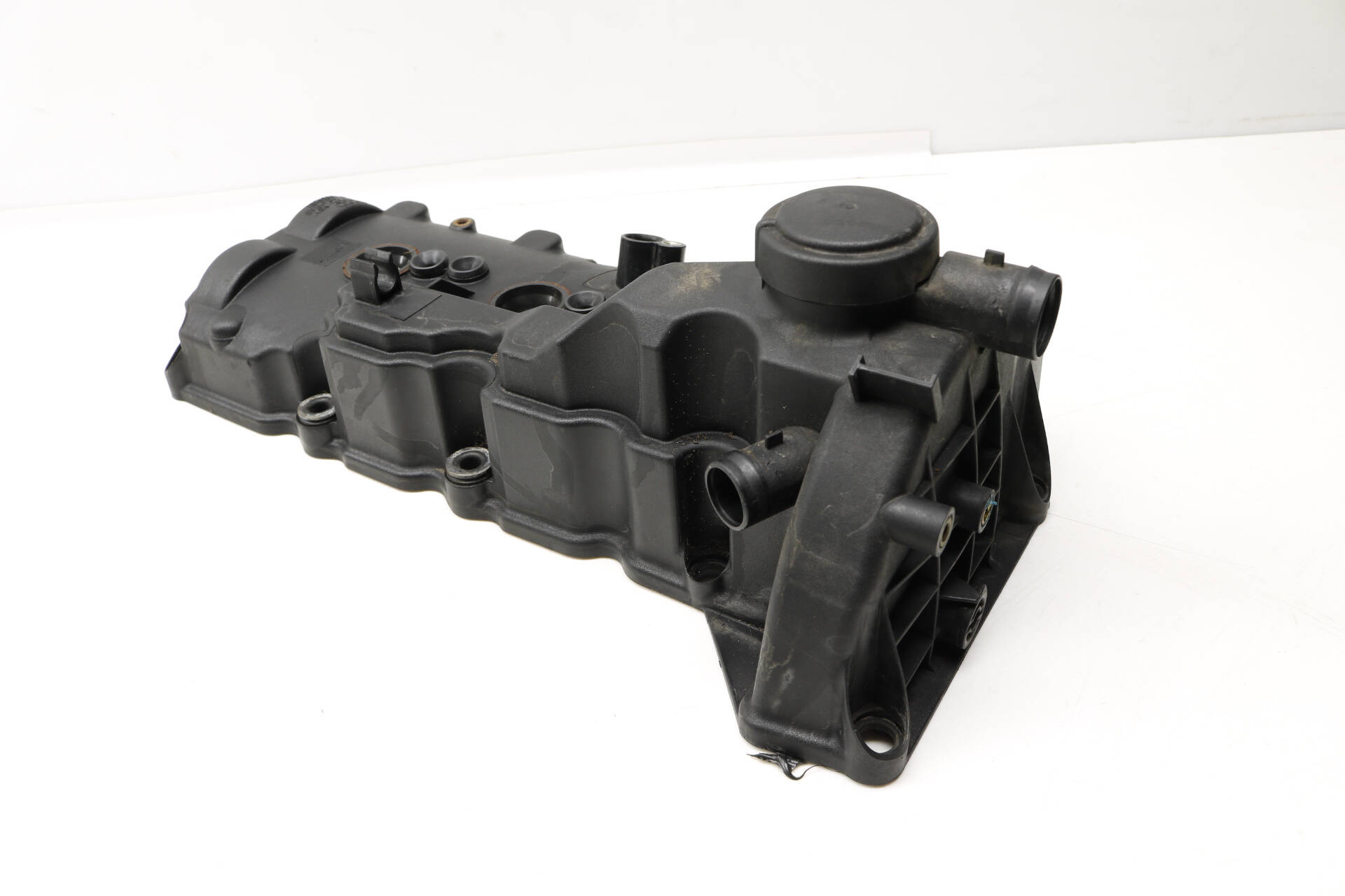 Audi Right Engine Valve / Cylinder Head Cover 059103470AS