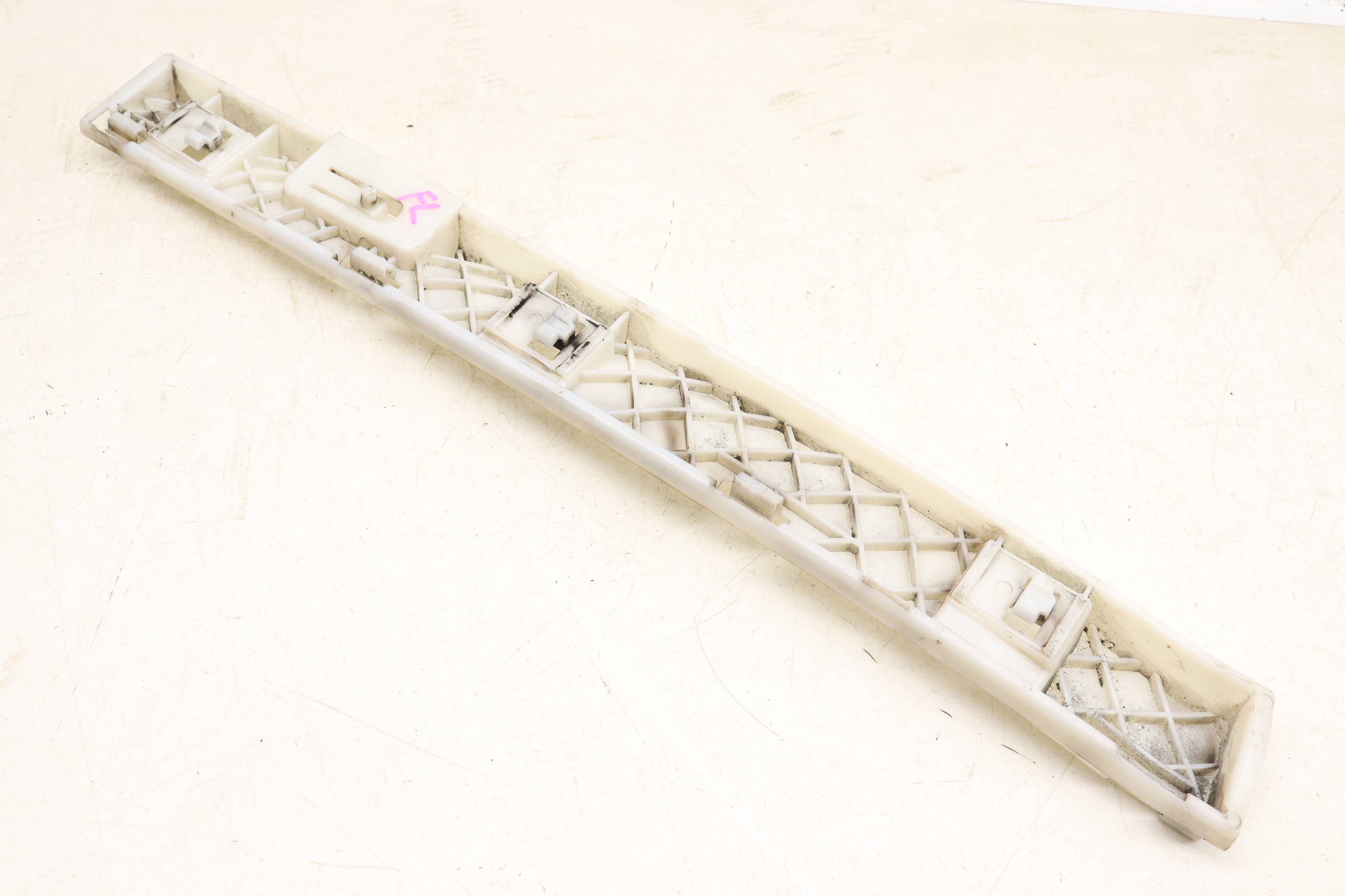 BMW Rear Left Side Skirt / Rocker Panel Mount Bracket 51778054321