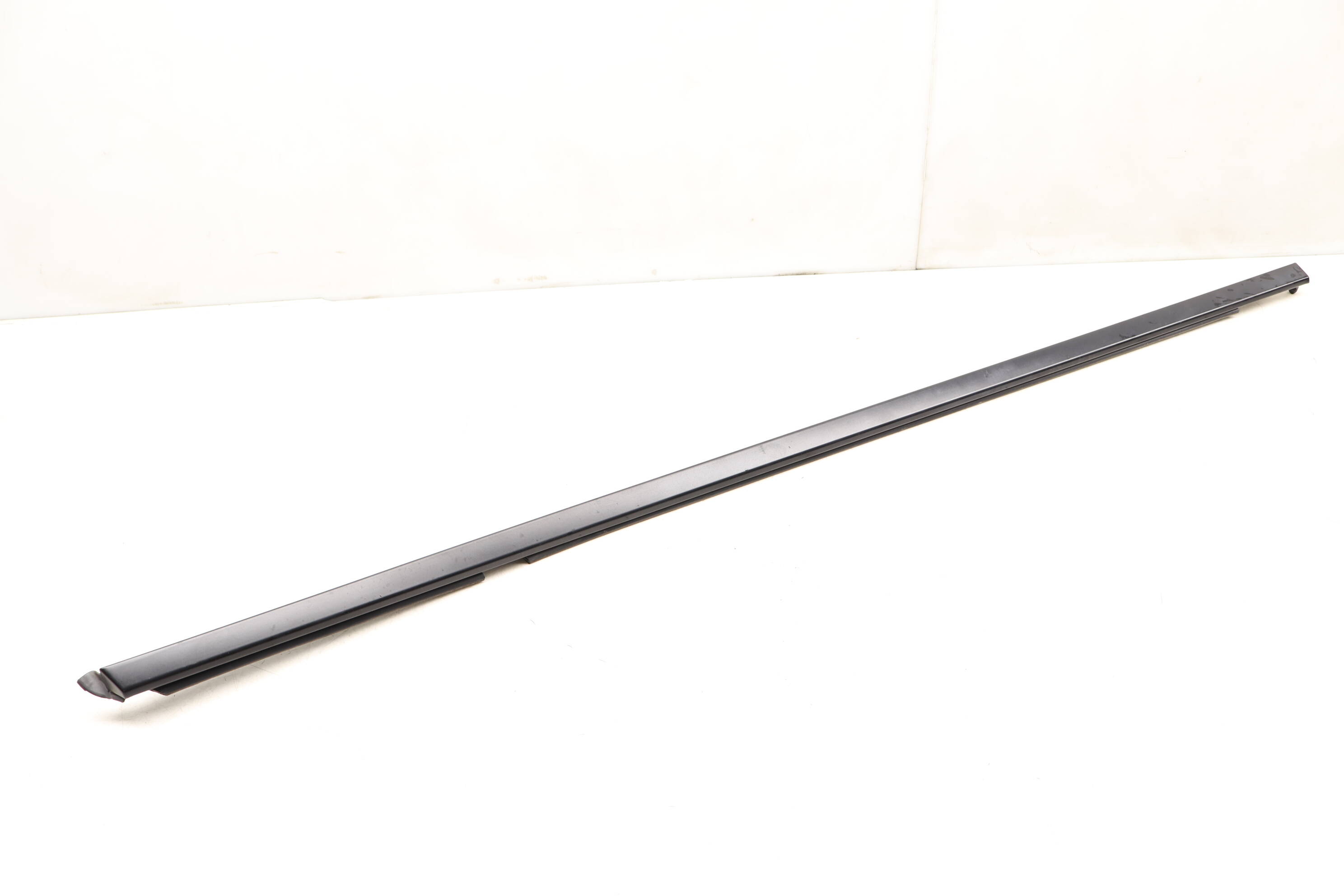 Porsche Front Right Exterior Door Molding / Trim 95B837476B