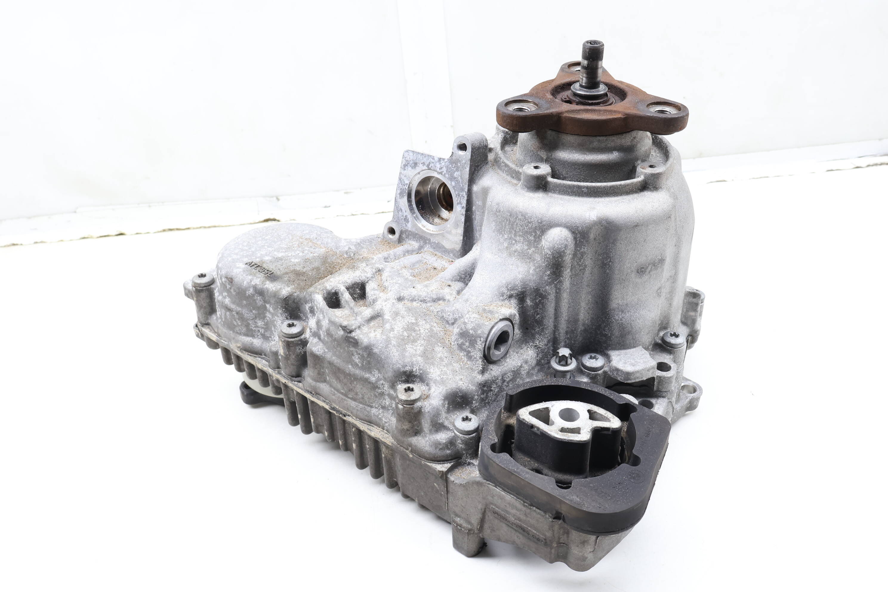 BMW Transfer Case / Box (Atc 35L) 27108643149