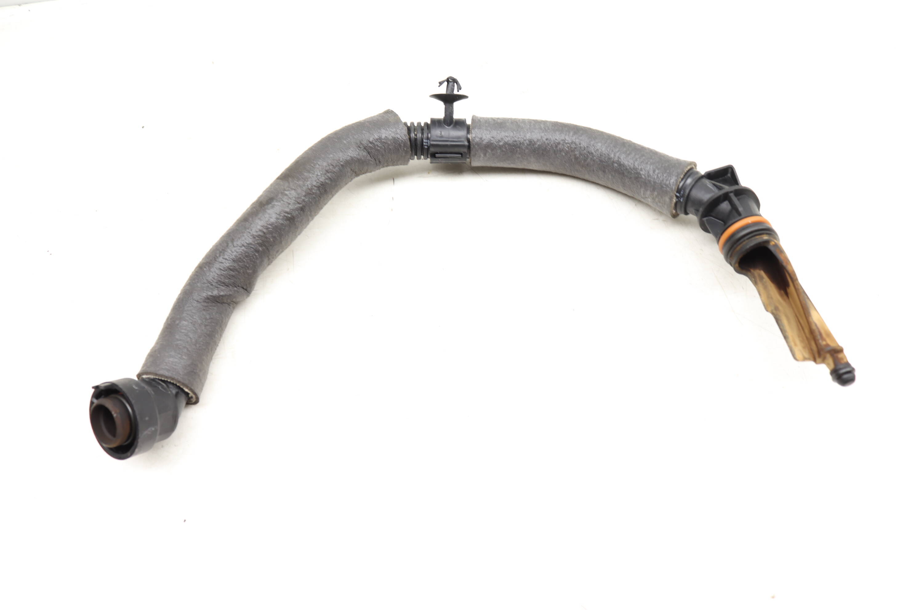 Audi Cylinder Head Tube / Pcv Breather Hose 06E103226A