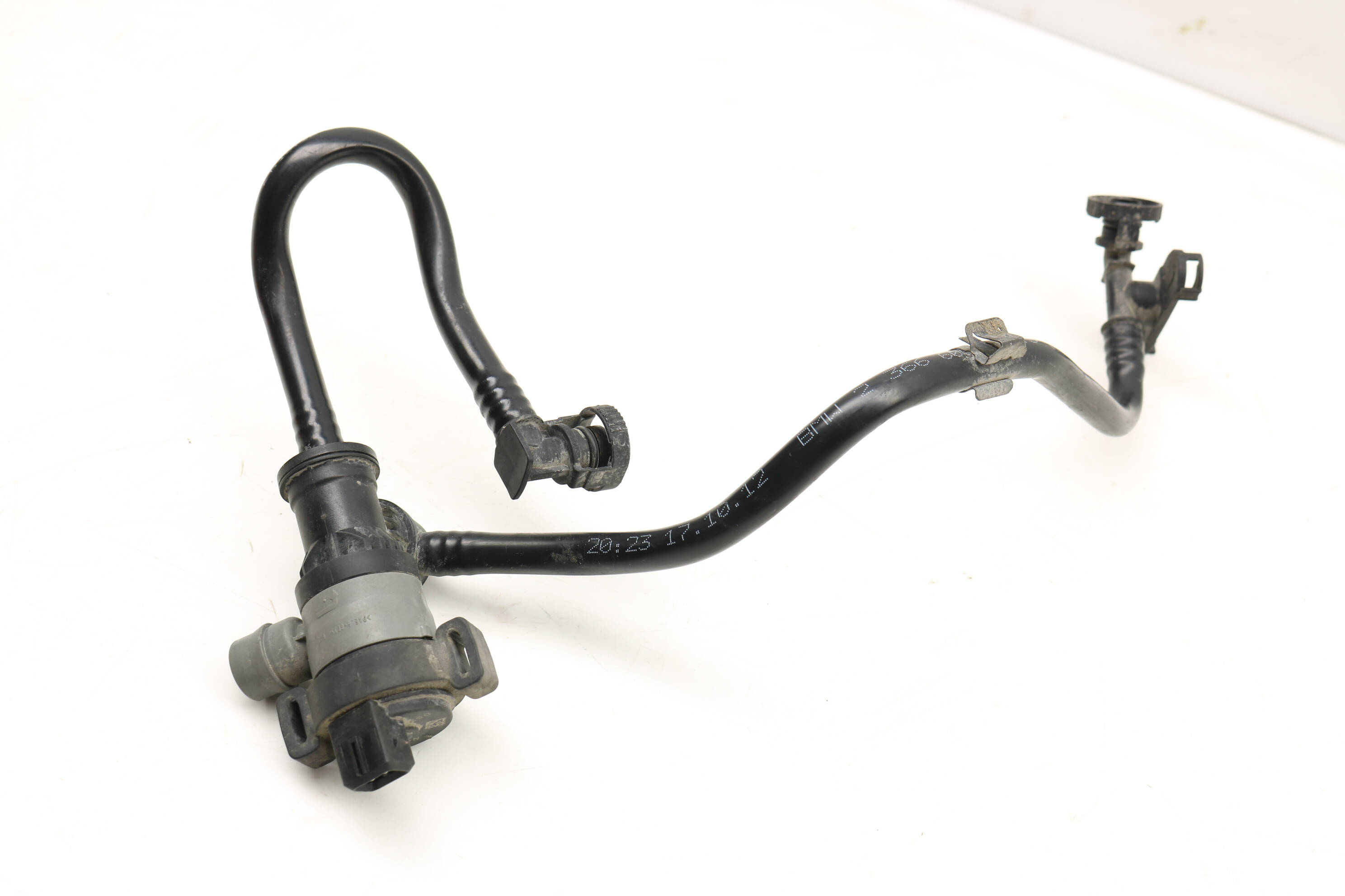 BMW Fuel Tank Valve / Breather Line 13907636144