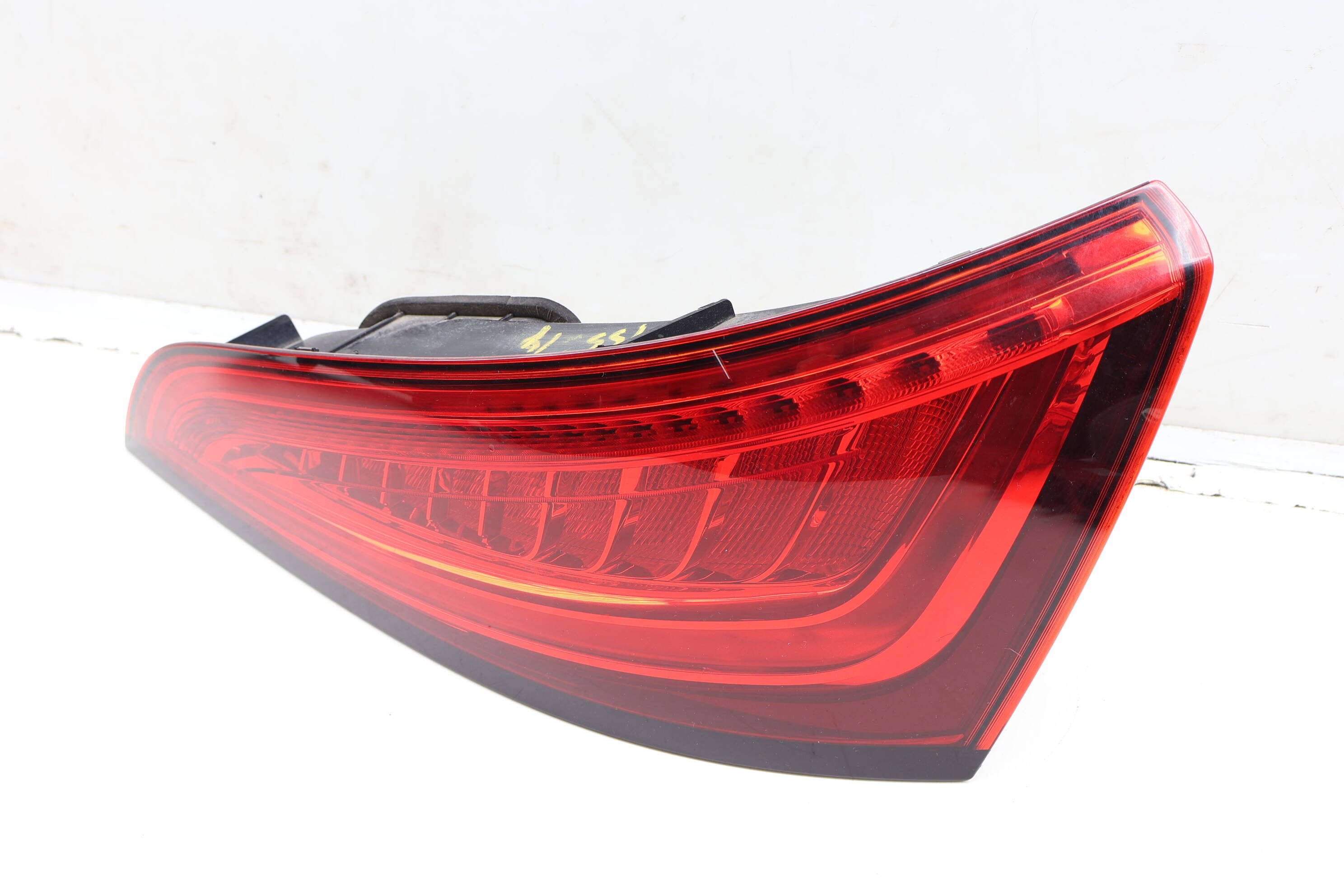 Audi Right Led Tail Light / Lamp (SQ5, Q5) 8R0945094D