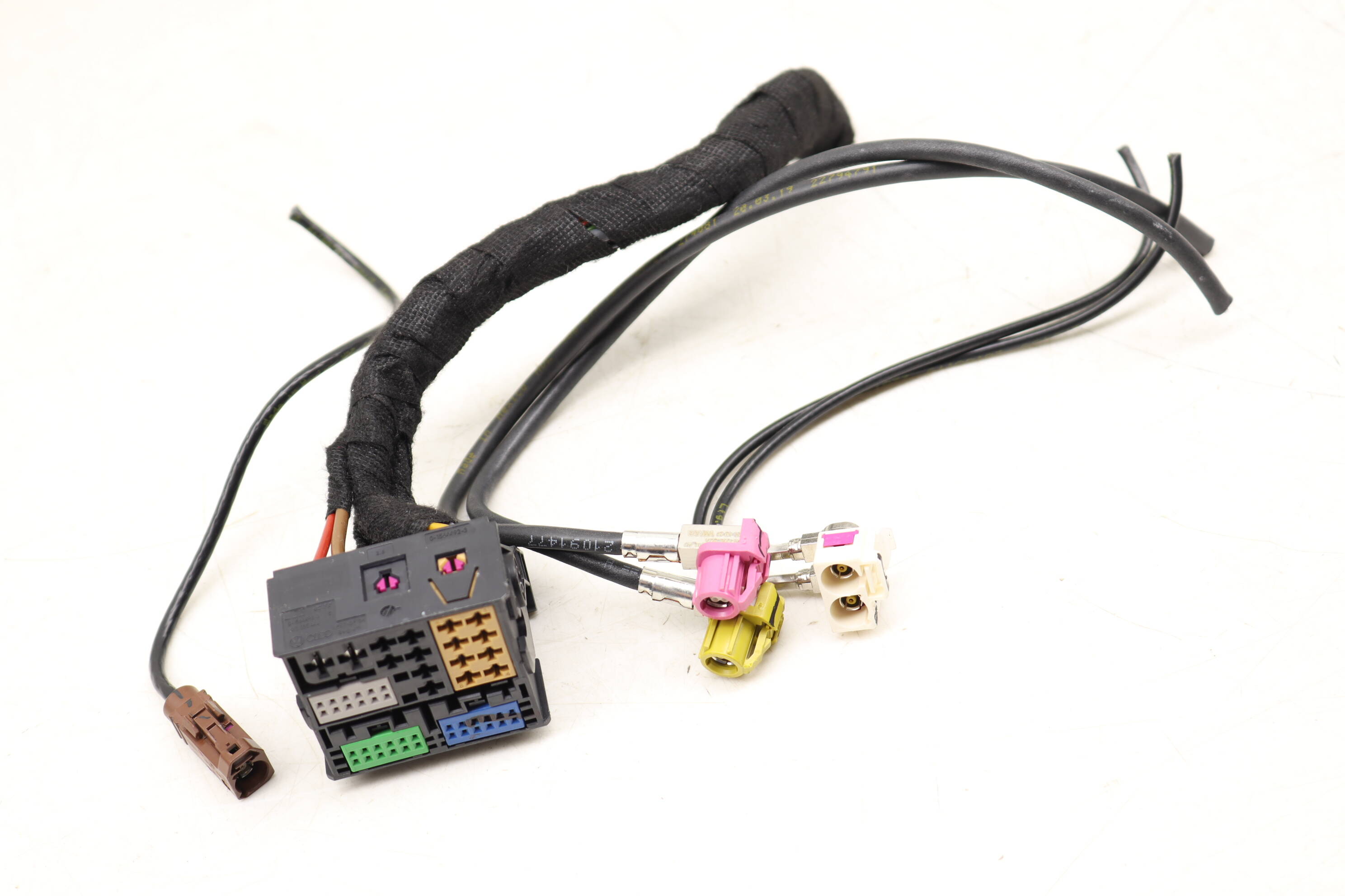 VW Satellite Radio Receiver / Tuner Wiring Connector / Pigtail