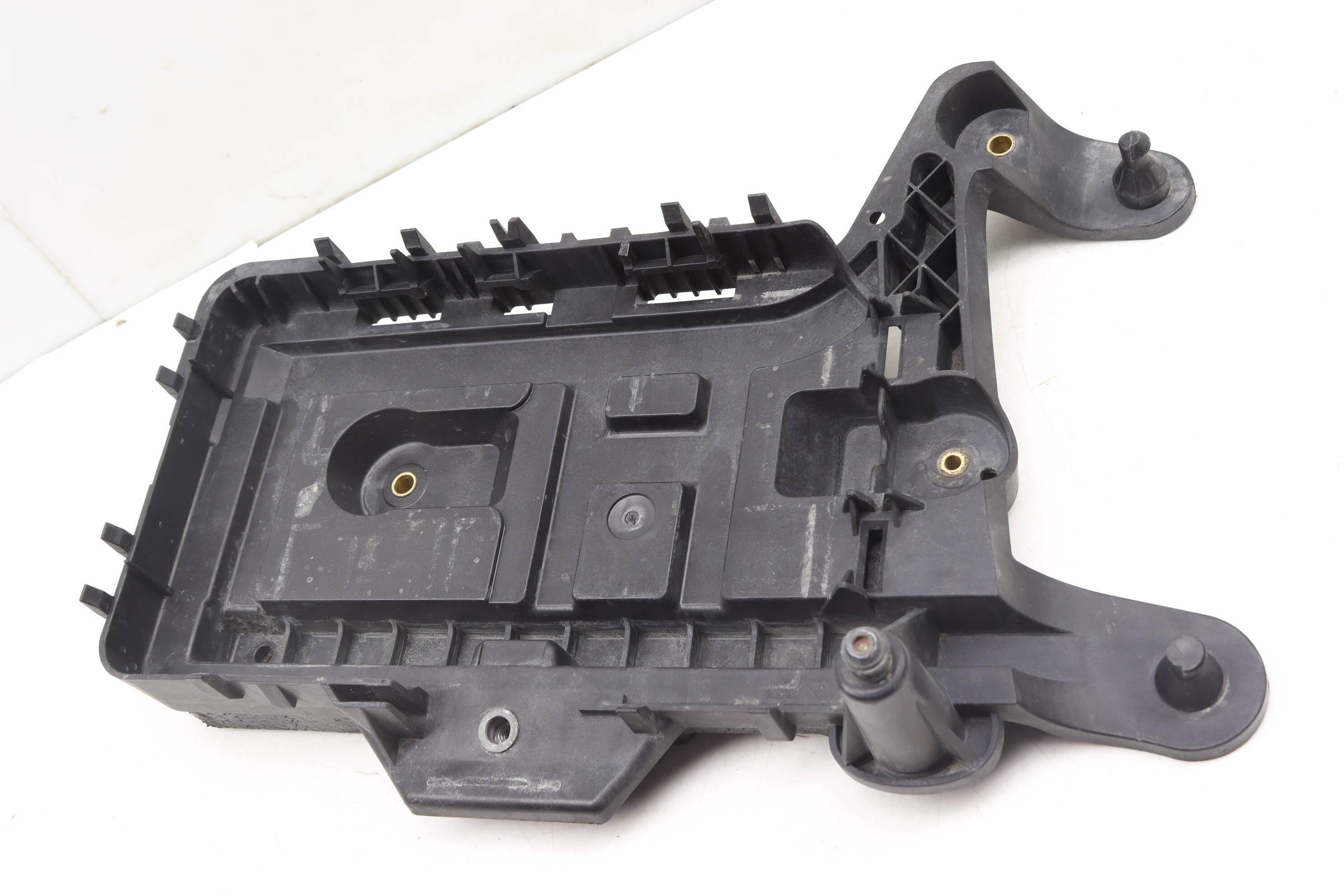 BATTERY TRAY / HEAT DEFLECTOR - AUDI A3 Q3 S3 VW BEETLE CC EOS GOLF R