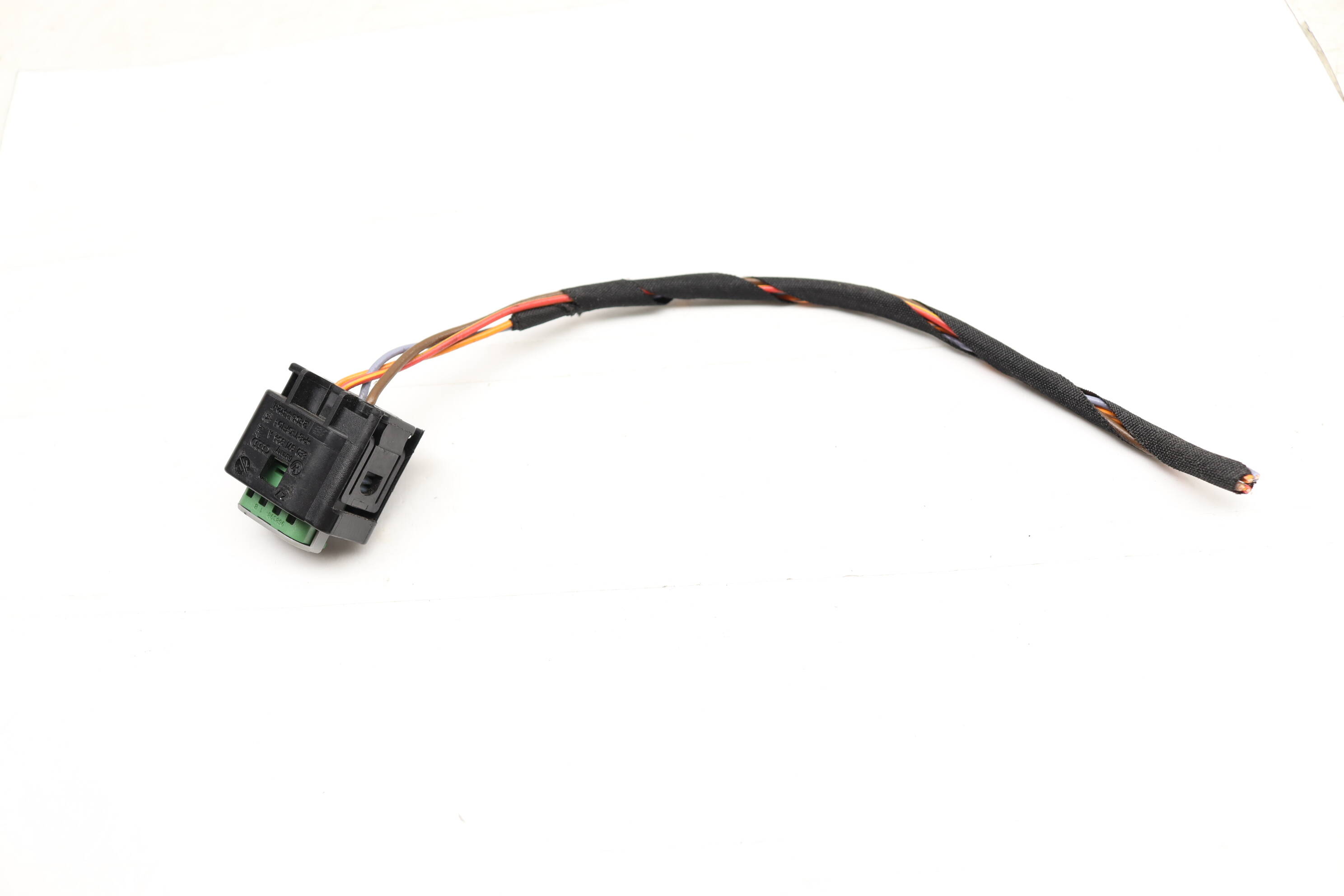 VW 4-Pin Wiring Connector / Pigtail 8E0971934A