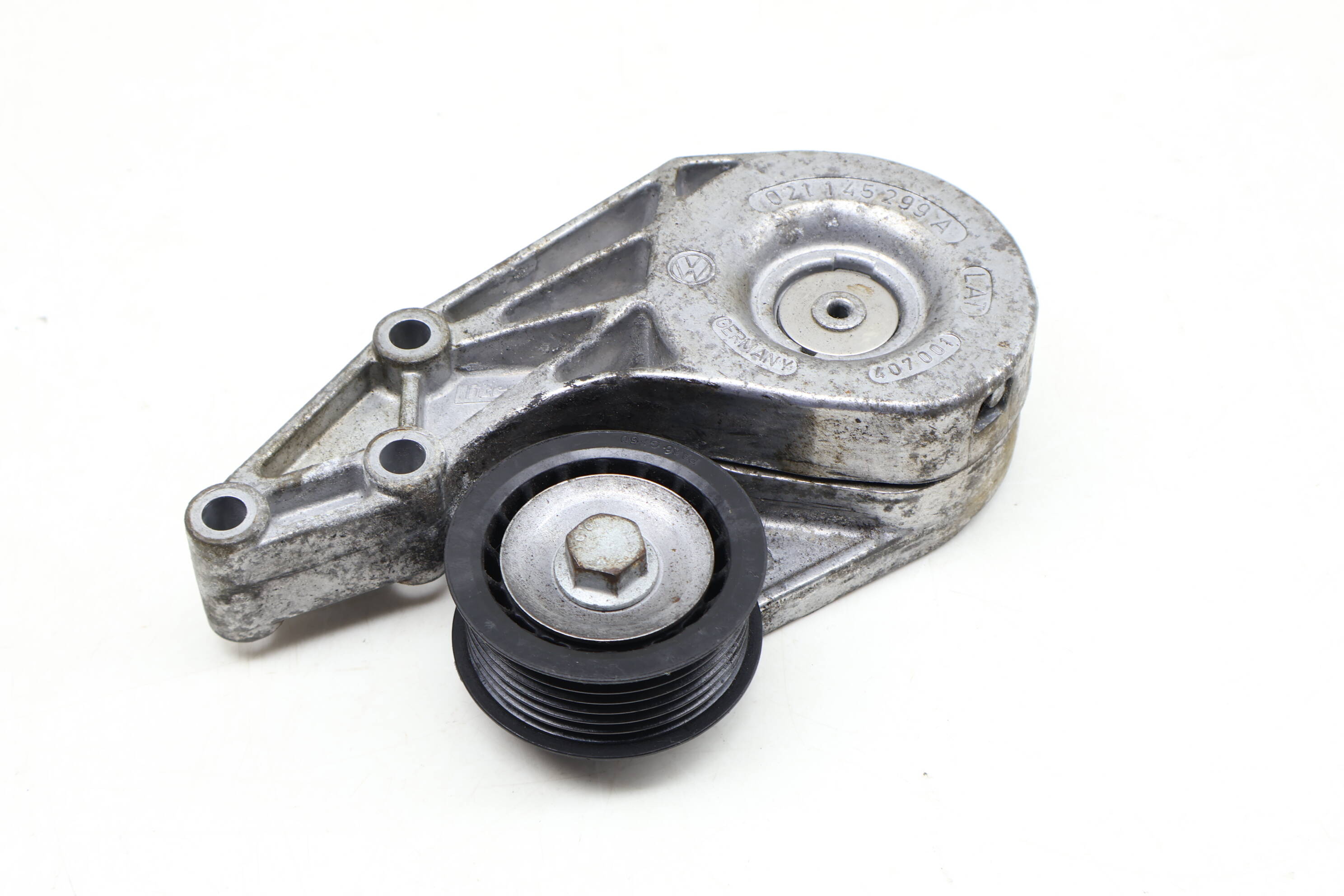 VW Drive / Serpentine Belt Tensioner (EuroVan) 021145299A