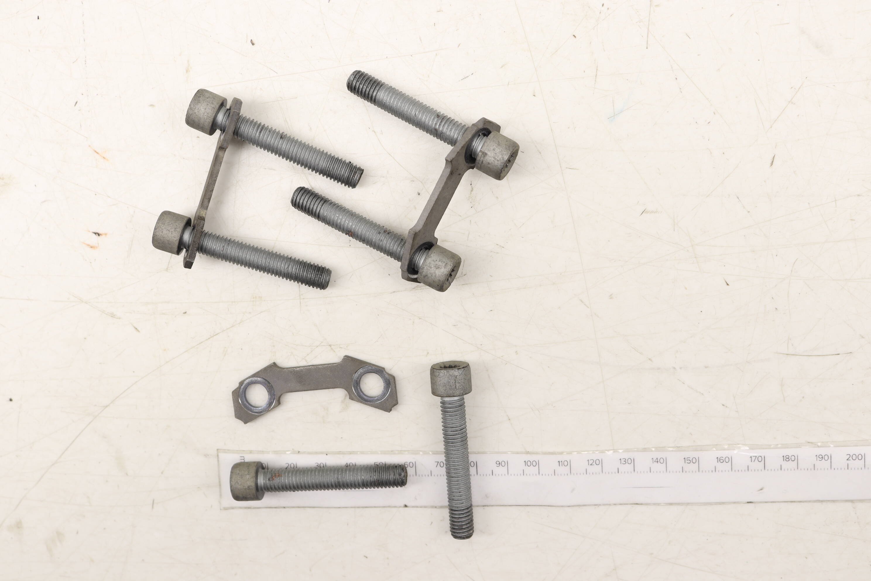 WolfAutoParts.com - CV AXLE BOLT SET - AUDI A3 Q3 Q7 S3 TT VW BEETLE CC ...