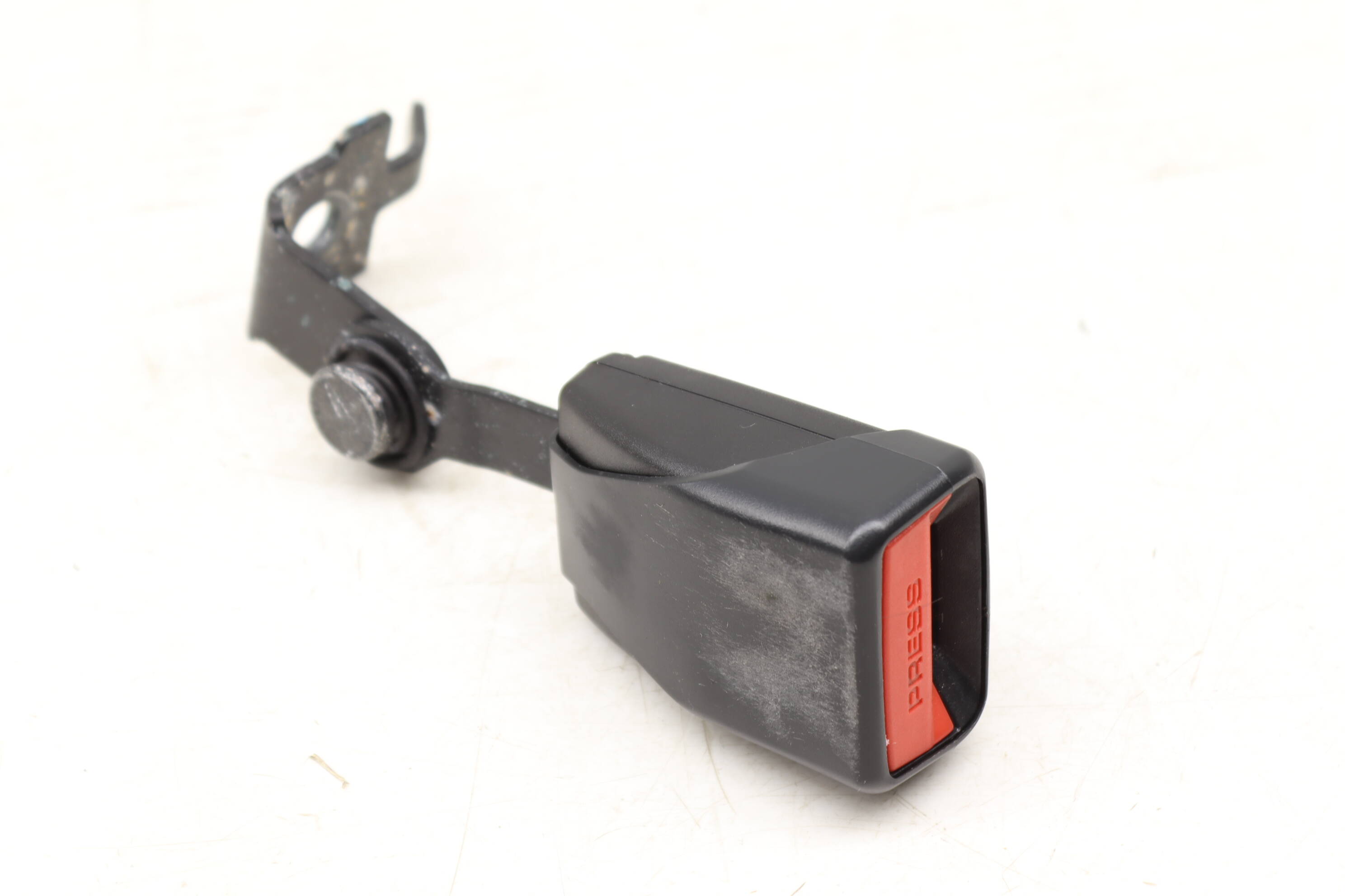 BMW Rear Right Seat Belt Buckle / Receiver (X5) 72117395074