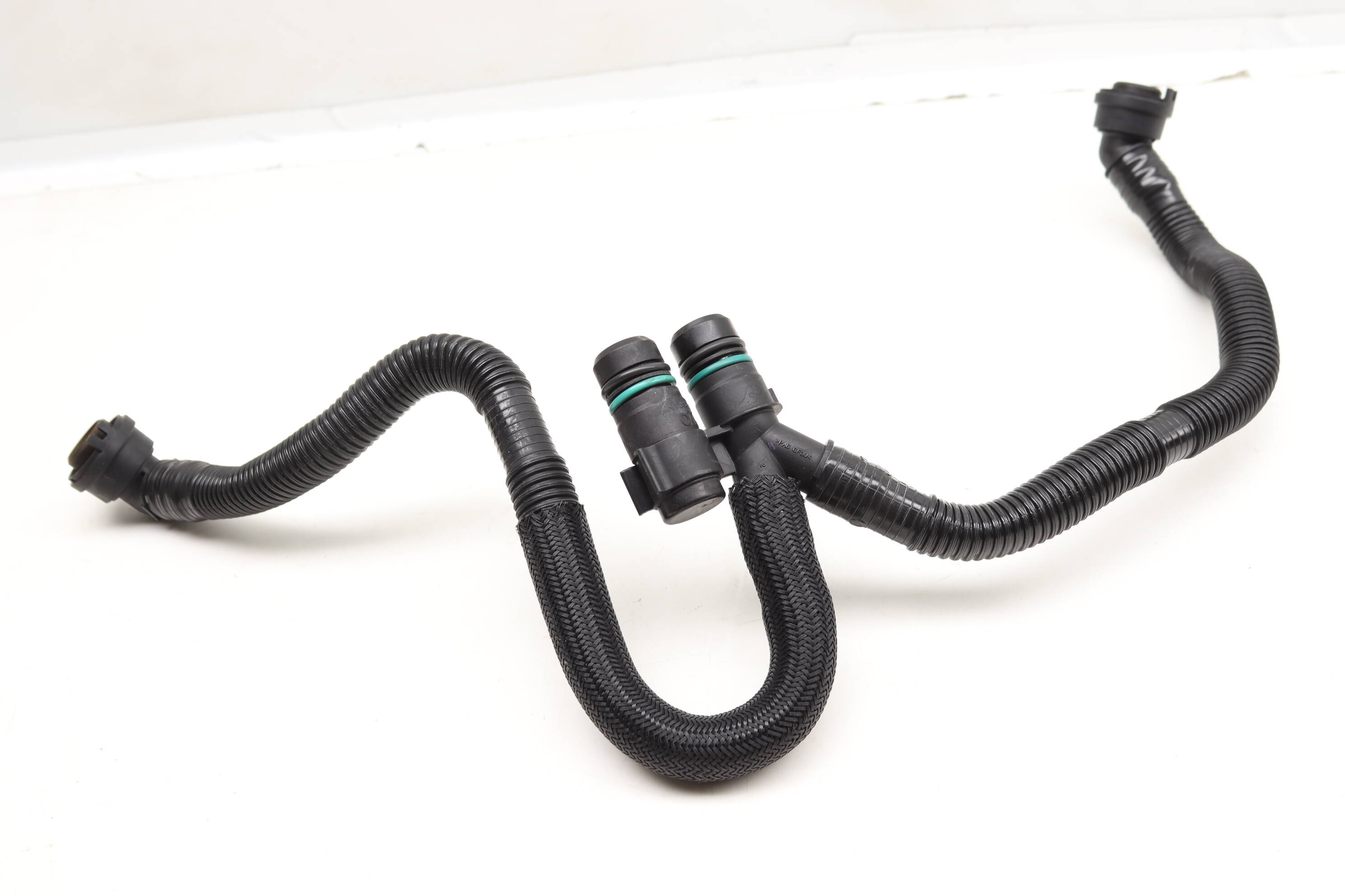 Audi Cylinder Head Tube / Pcv Breather Hose 06E103217AF