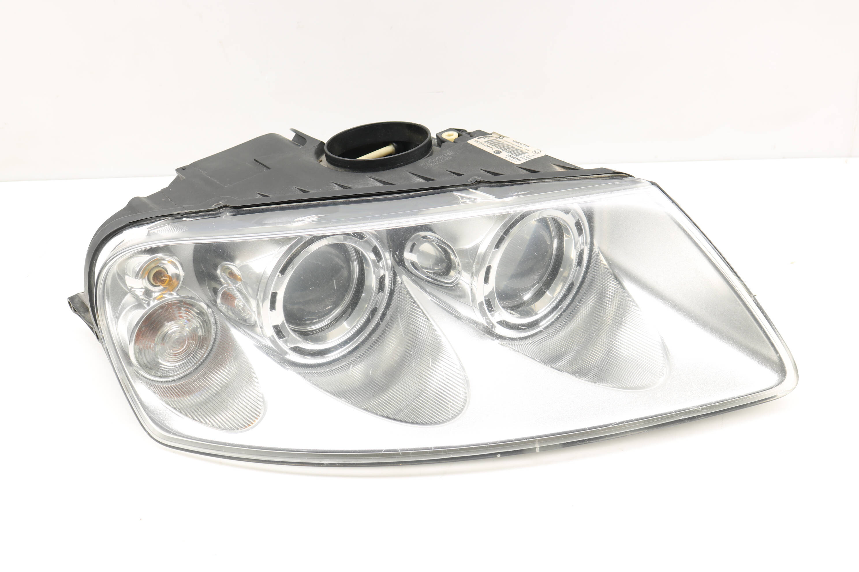 RIGHT - HID XENON HEADLIGHT / HEADLAMP - VW TOUAREG - 7L6941016BQ