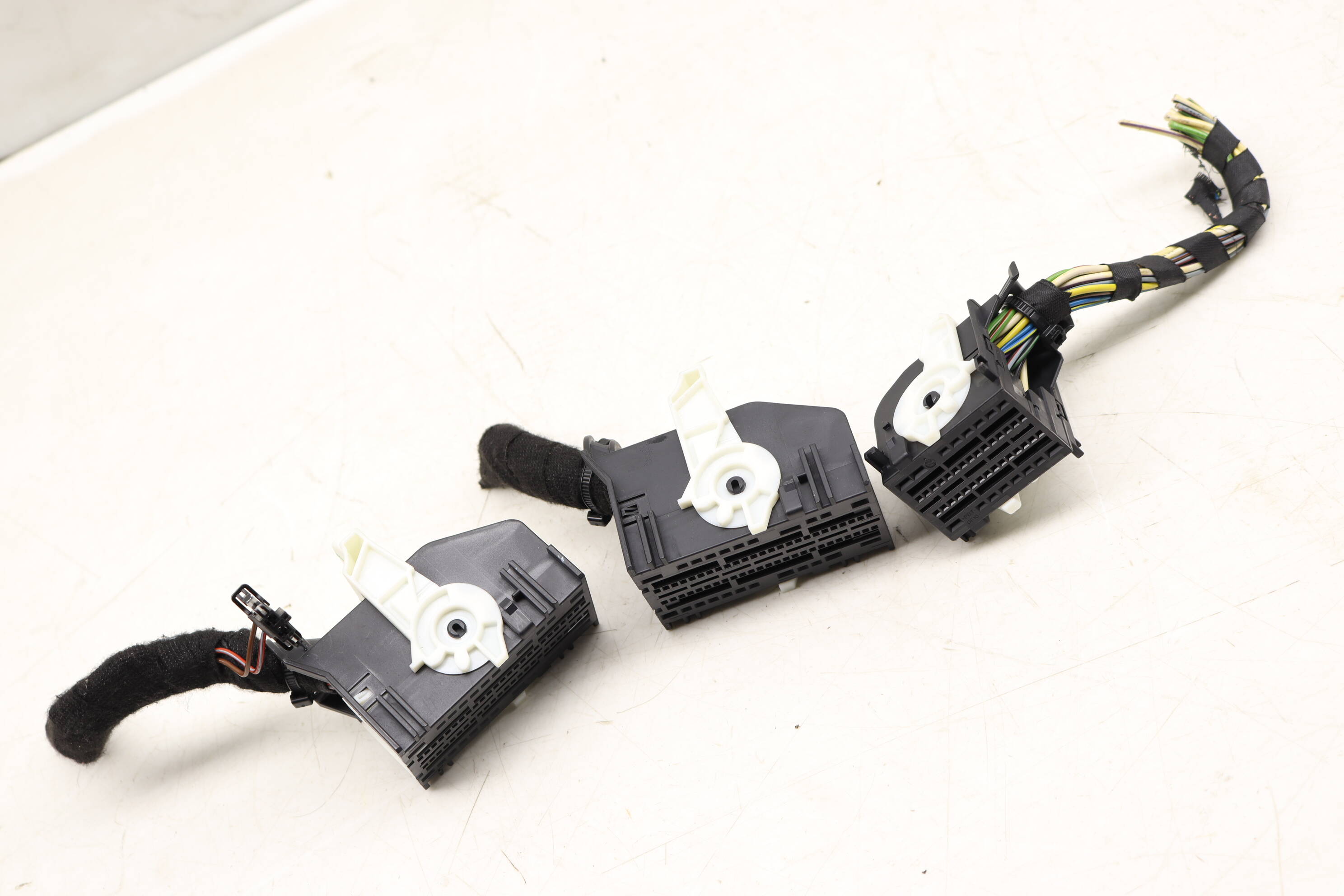 BODY CONTROL MODULE / BCM WIRING HARNESS CONNECTOR SET - VW