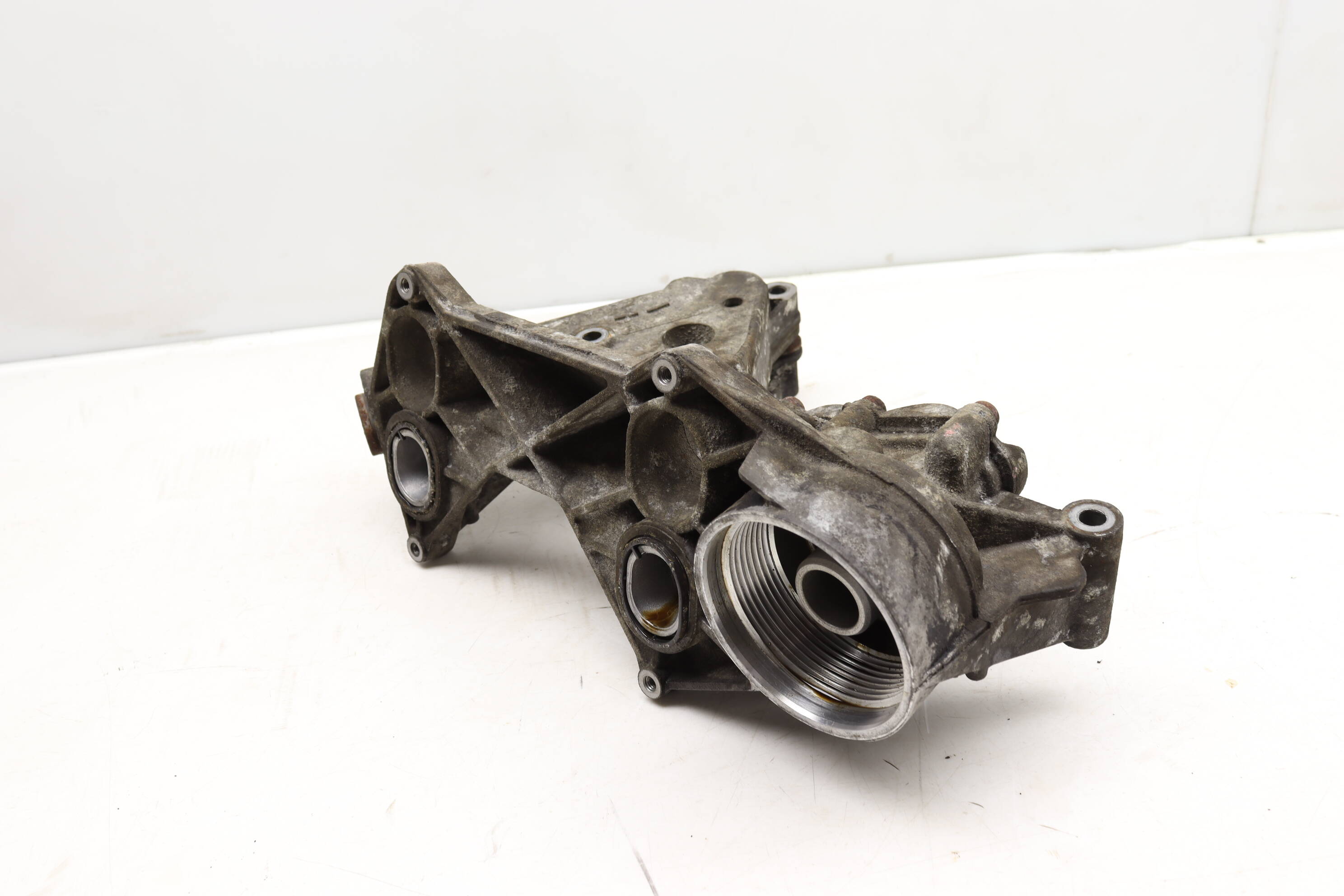 Porsche Engine Oil Filter Housing / Bracket (Cayenne) 94810727005