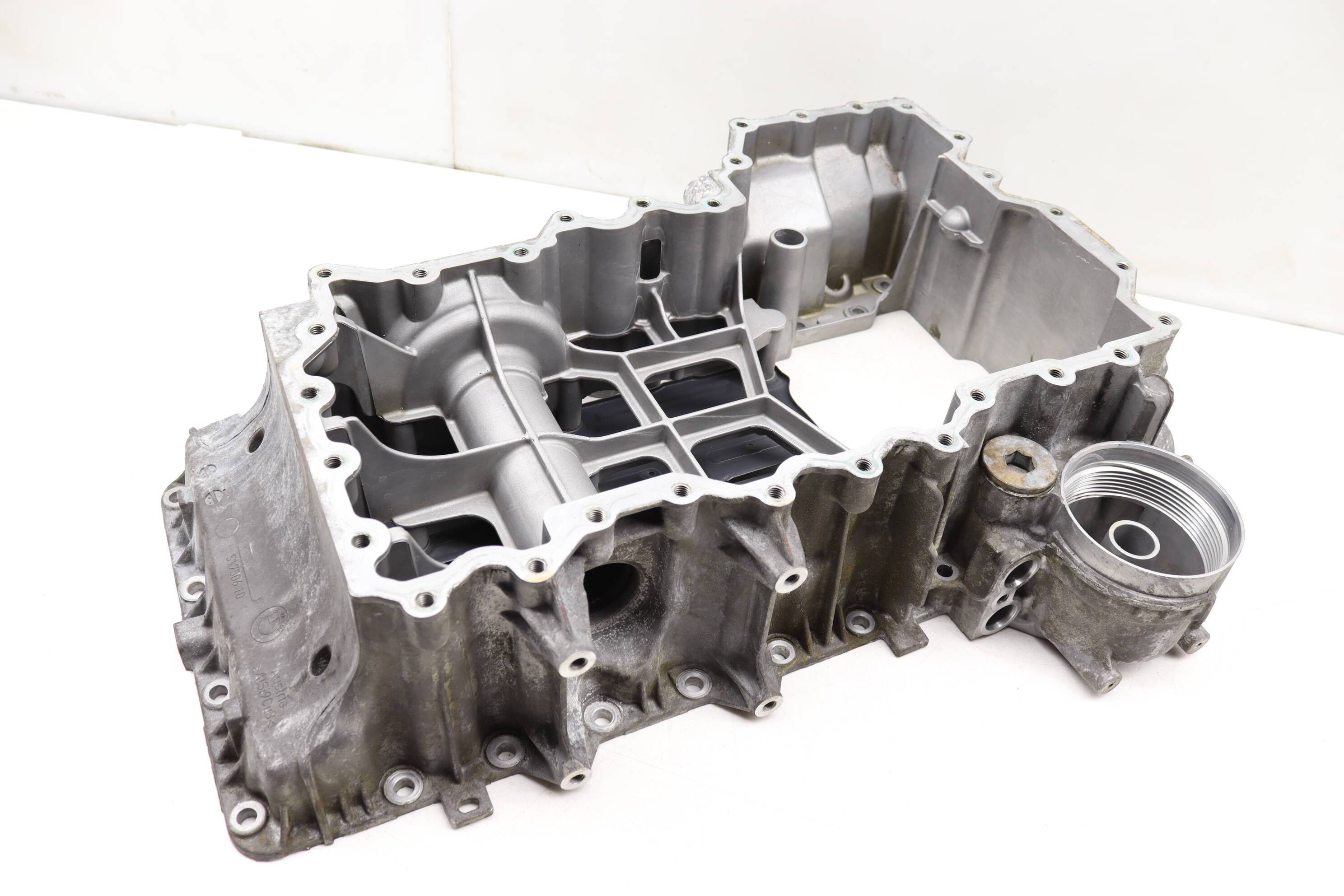UPPER ENGINE OIL PAN - BMW 550I GT XDRIVE 650I XDRIVE GRAN COUPE