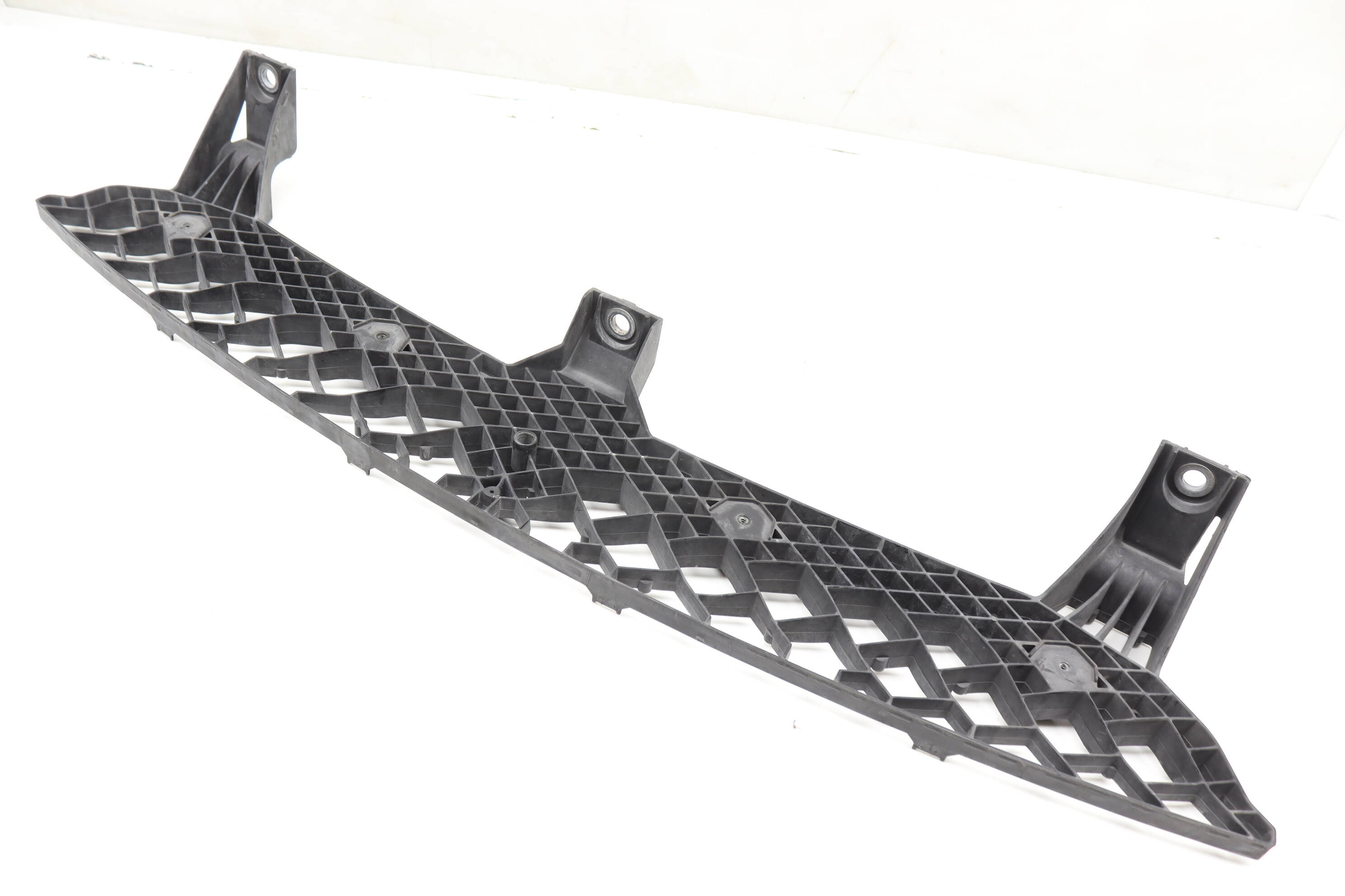 VW Front Bumper Cover Support Mount Bracket (Center) 7P6807200C