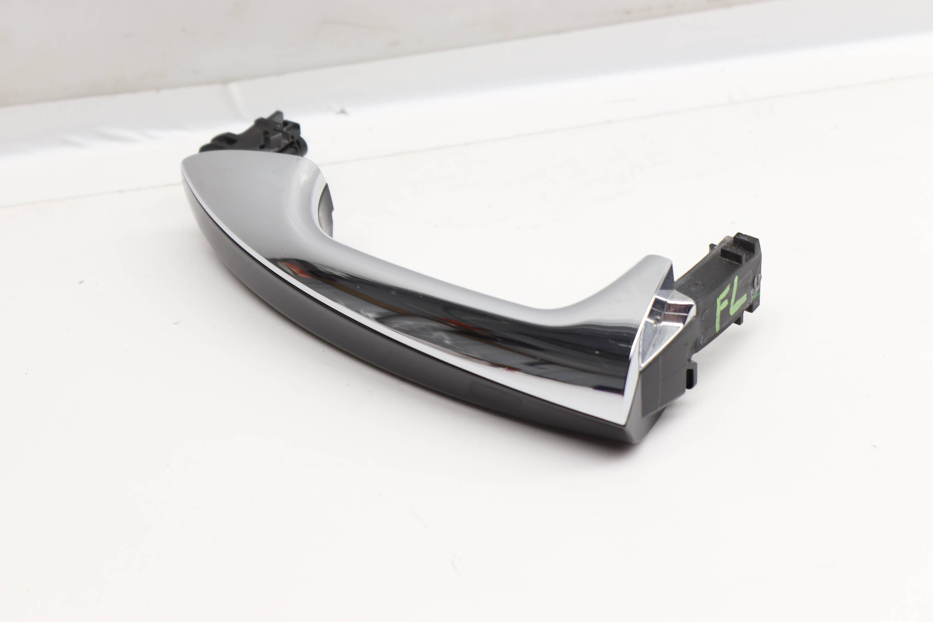 Mercedes-Benz Front Left Exterior Door Handle 0997607300