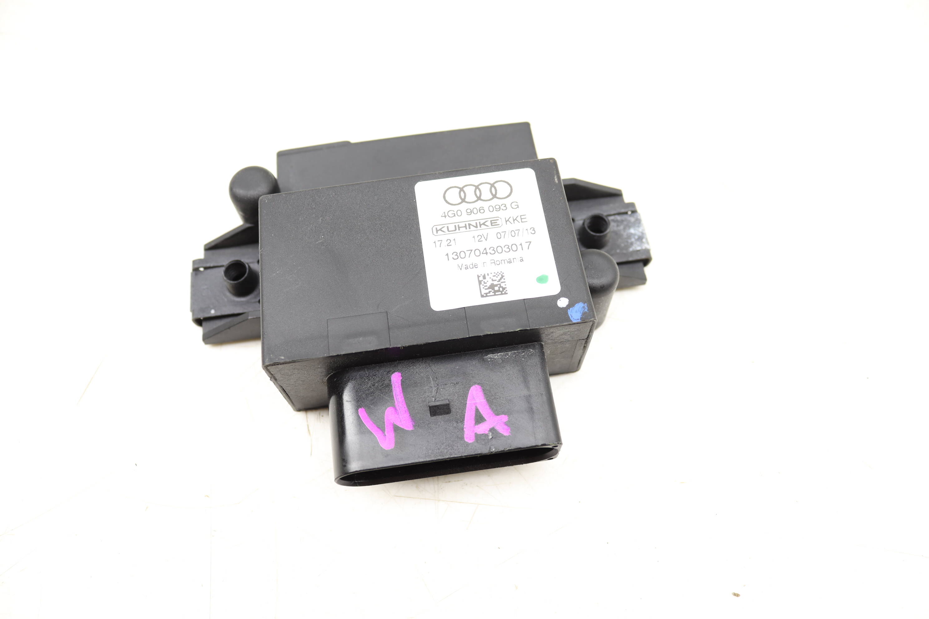Audi Parking Brake Control Module 8K0907801M