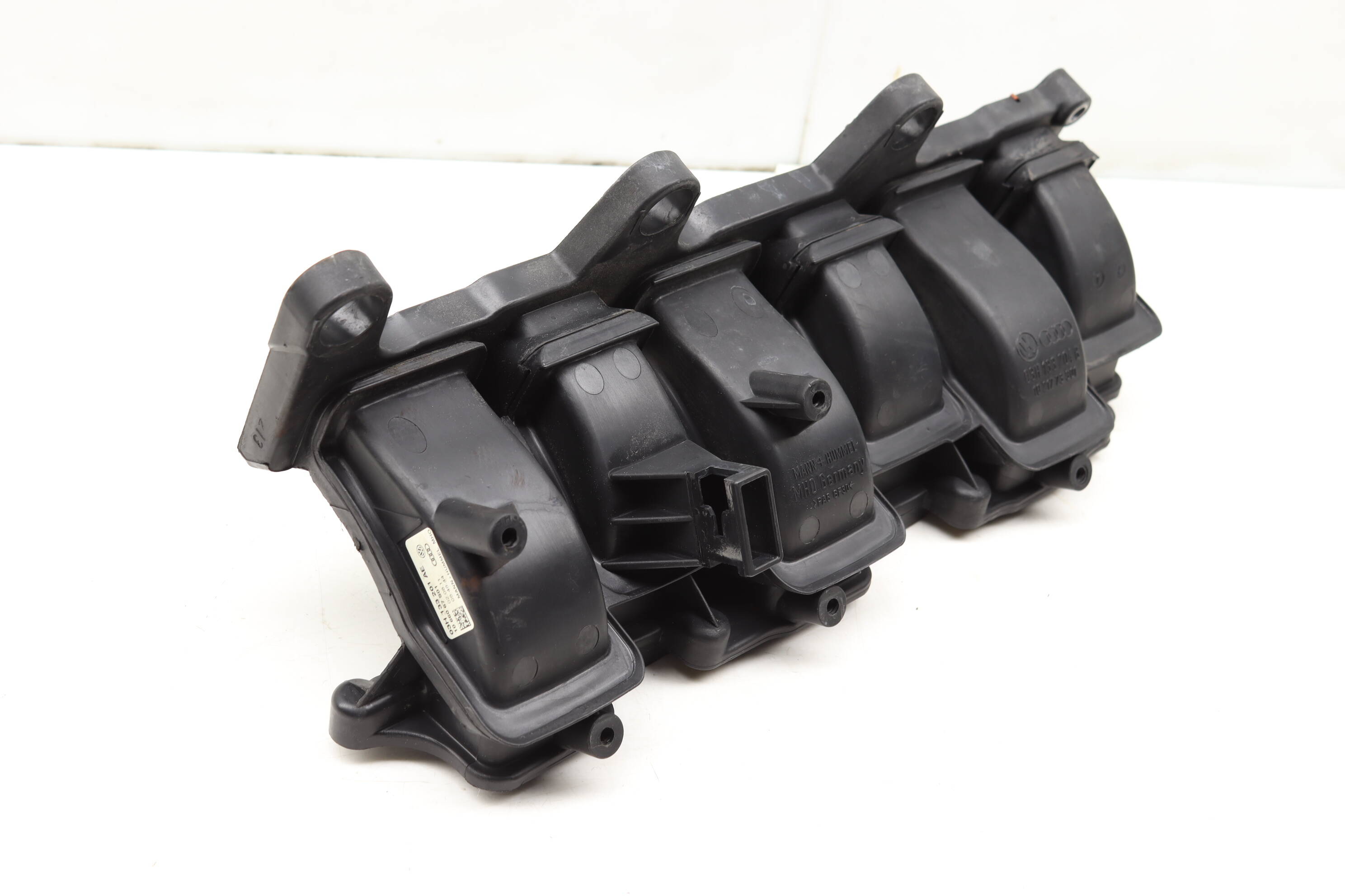LOWER INTAKE MANIFOLD AIR DISTRIBUTION HOUSING - VW ATLAS TOUAREG