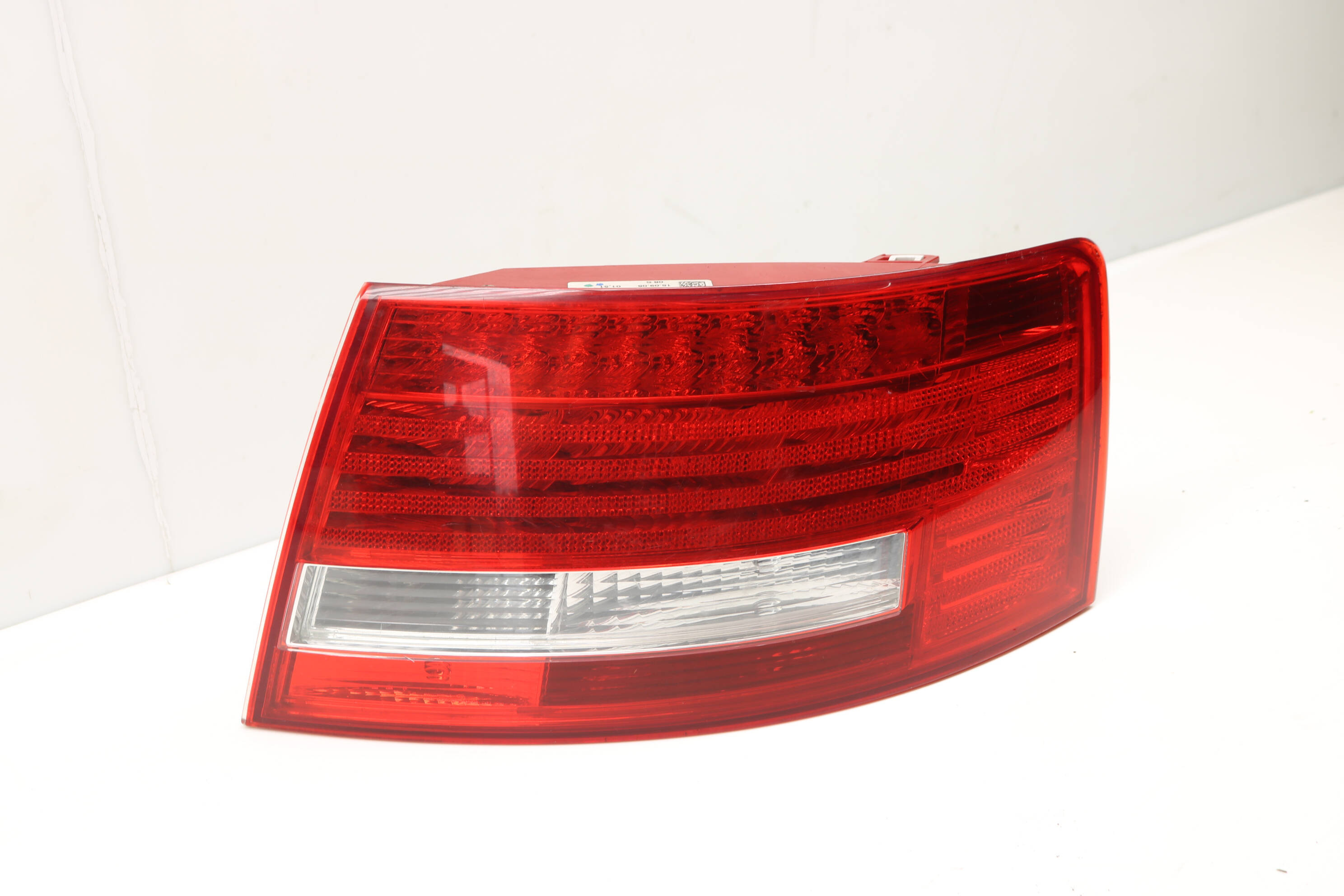 RIGHT - LED TAIL LIGHT / LAMP - AUDI A6 S6 - 4F5945096E