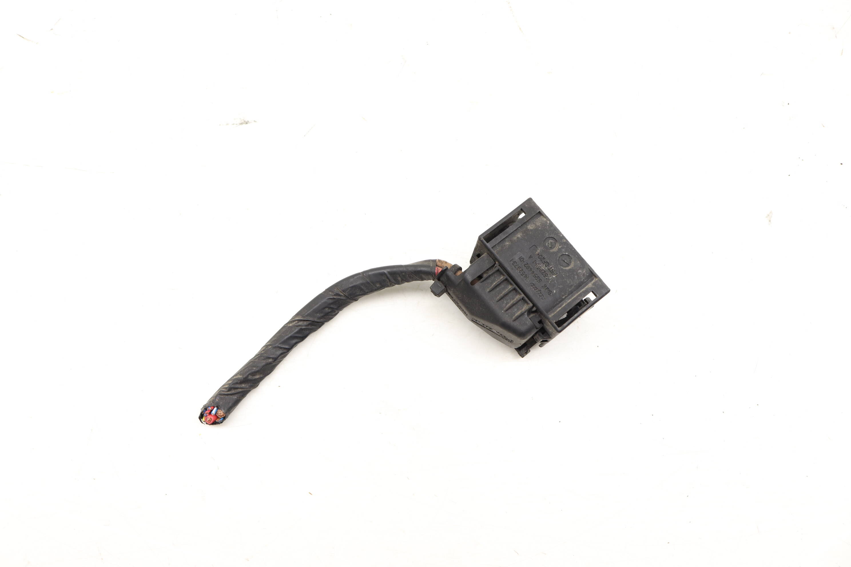 PARKING BRAKE ACTUATOR / MODULE WIRING CONNECTOR - BMW X5 X6