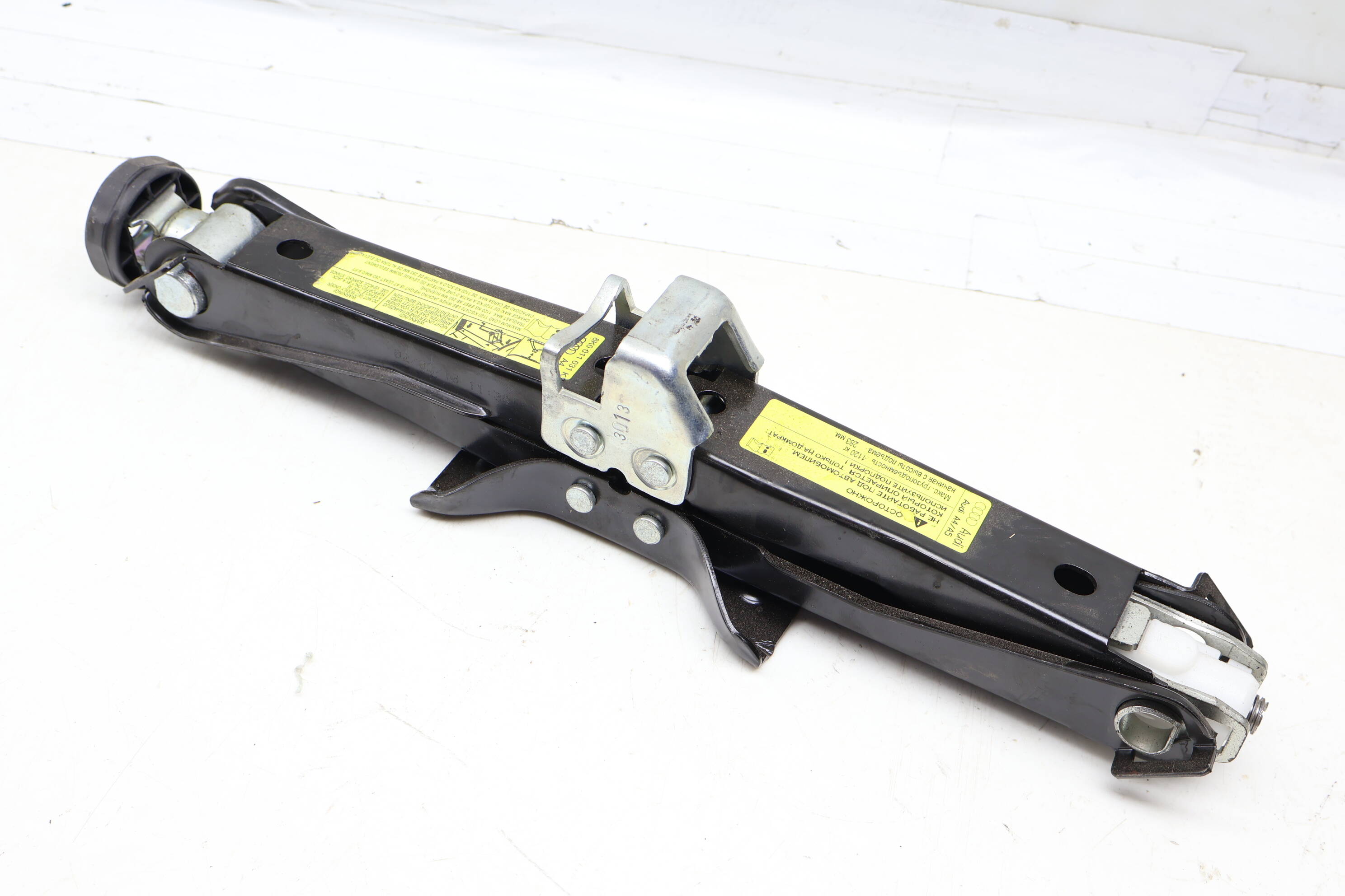 Audi Jack (allroad, RS5, A5, A5 Quattro, S5) 8K0011031K