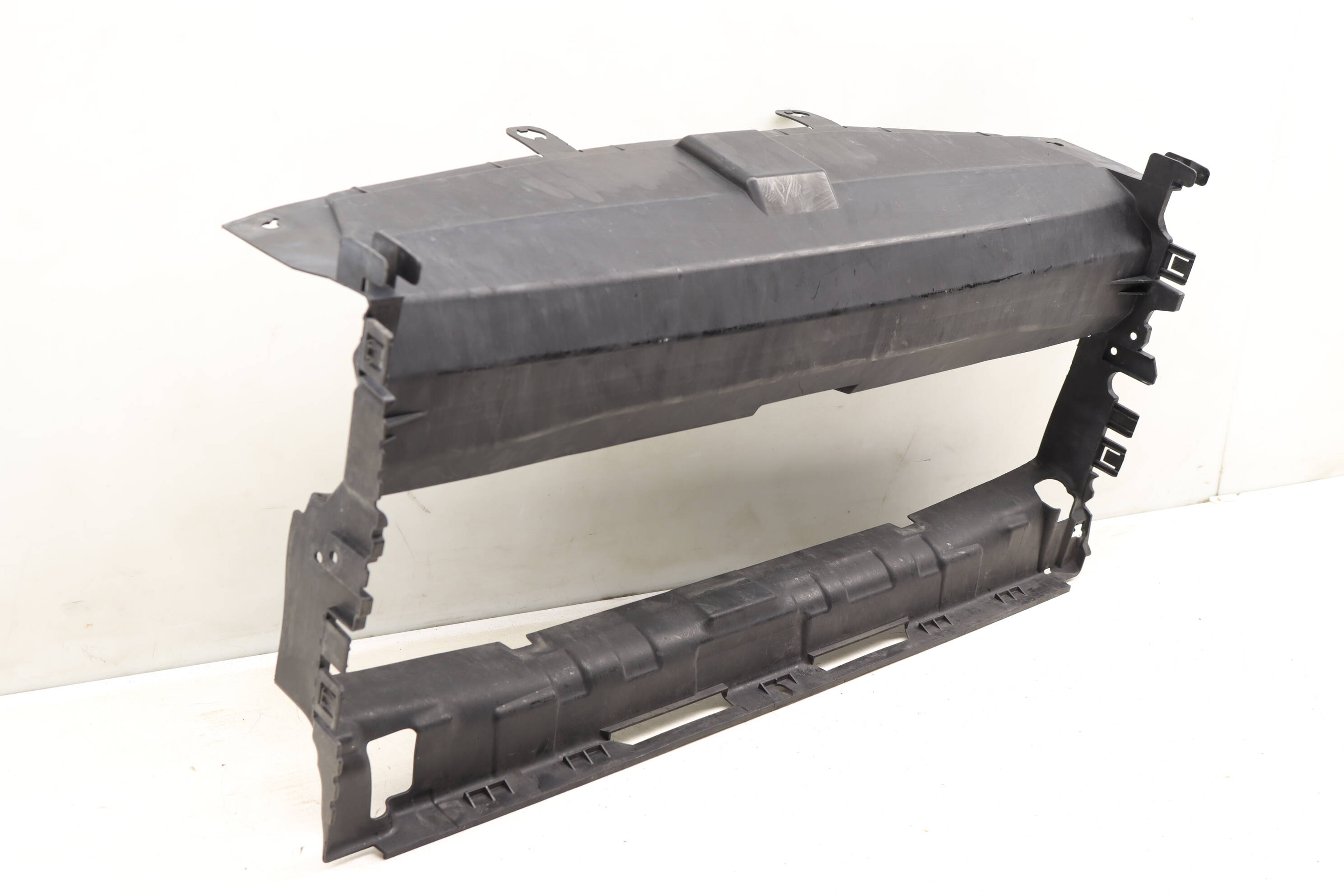 Porsche Rear Center Radiator Air Guide / Duct (Macan) 95B121707B