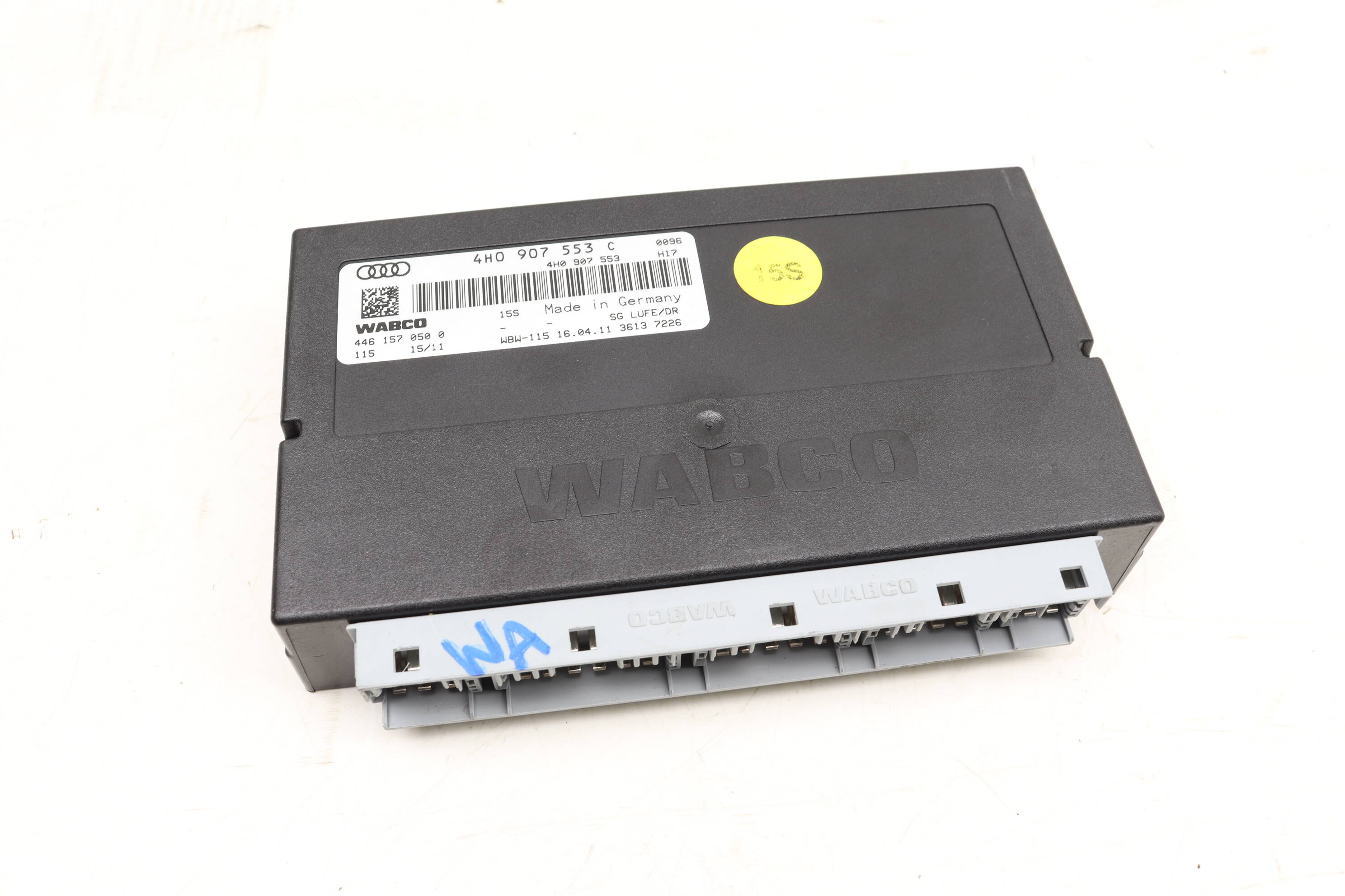 SELF-LEVELING AIR SUSPENSION CONTROL MODULE - AUDI A8 S8 - 4H0907553C