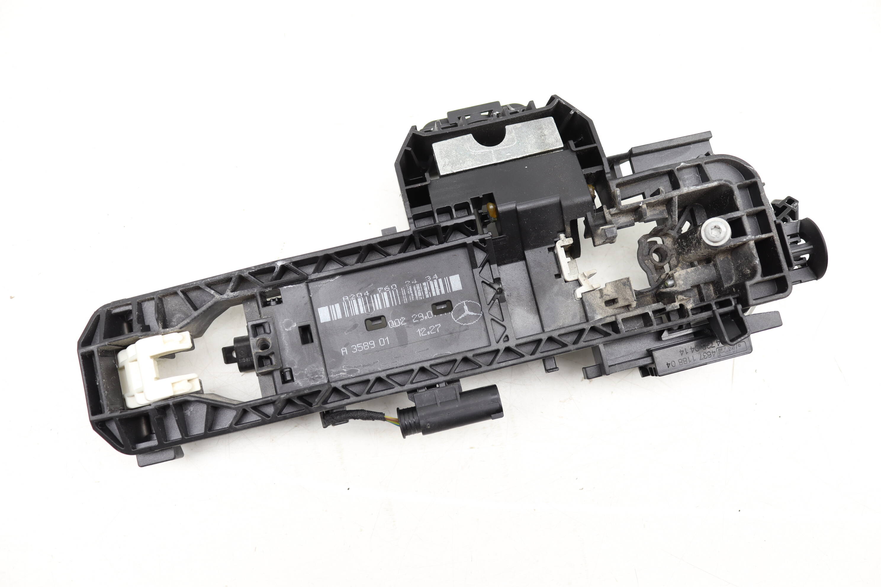 Mercedes-Benz Right Exterior Door Handle Bracket 2047602434