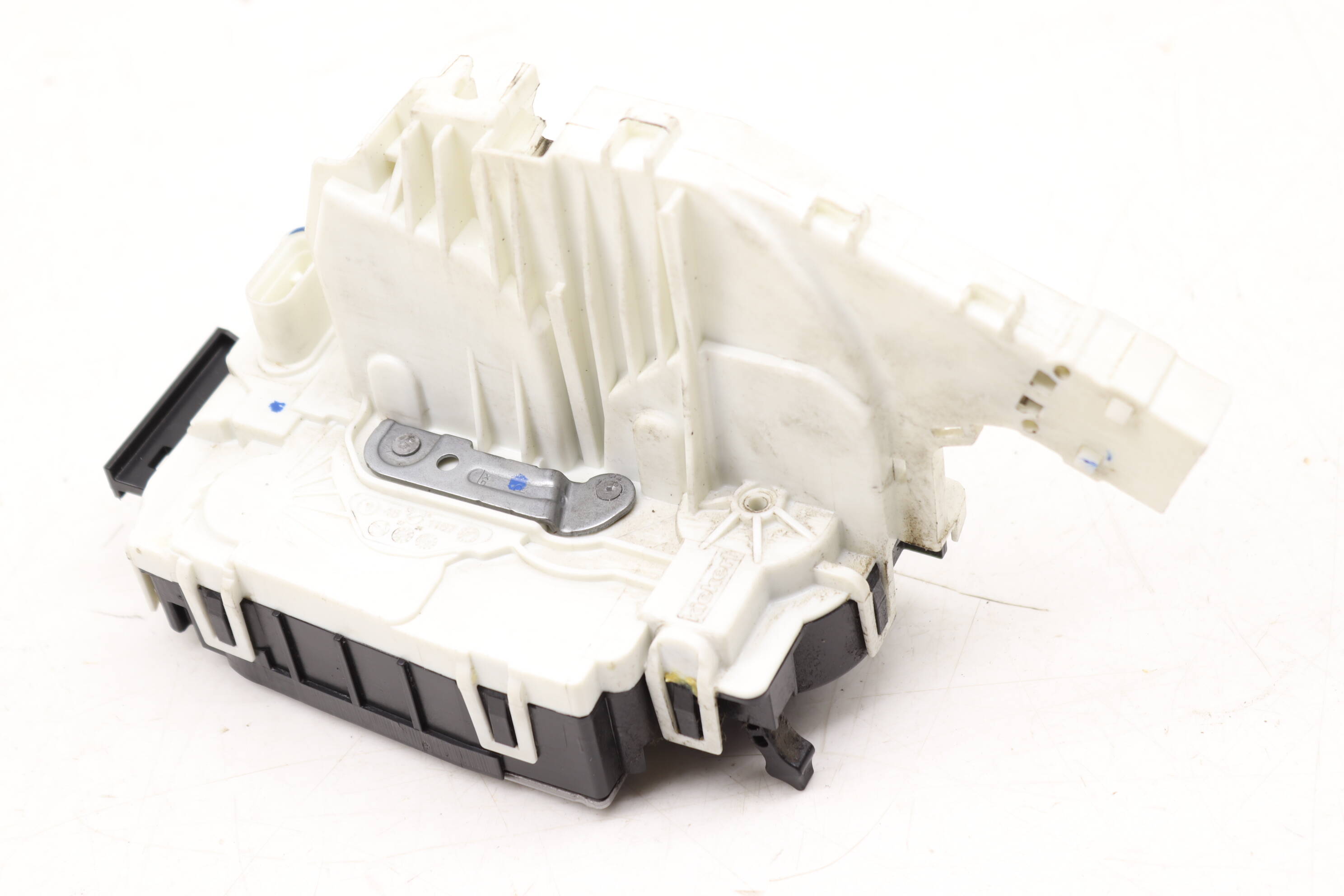 Mercedes-Benz Rear Right Door Latch / Lock Actuator 2047302435